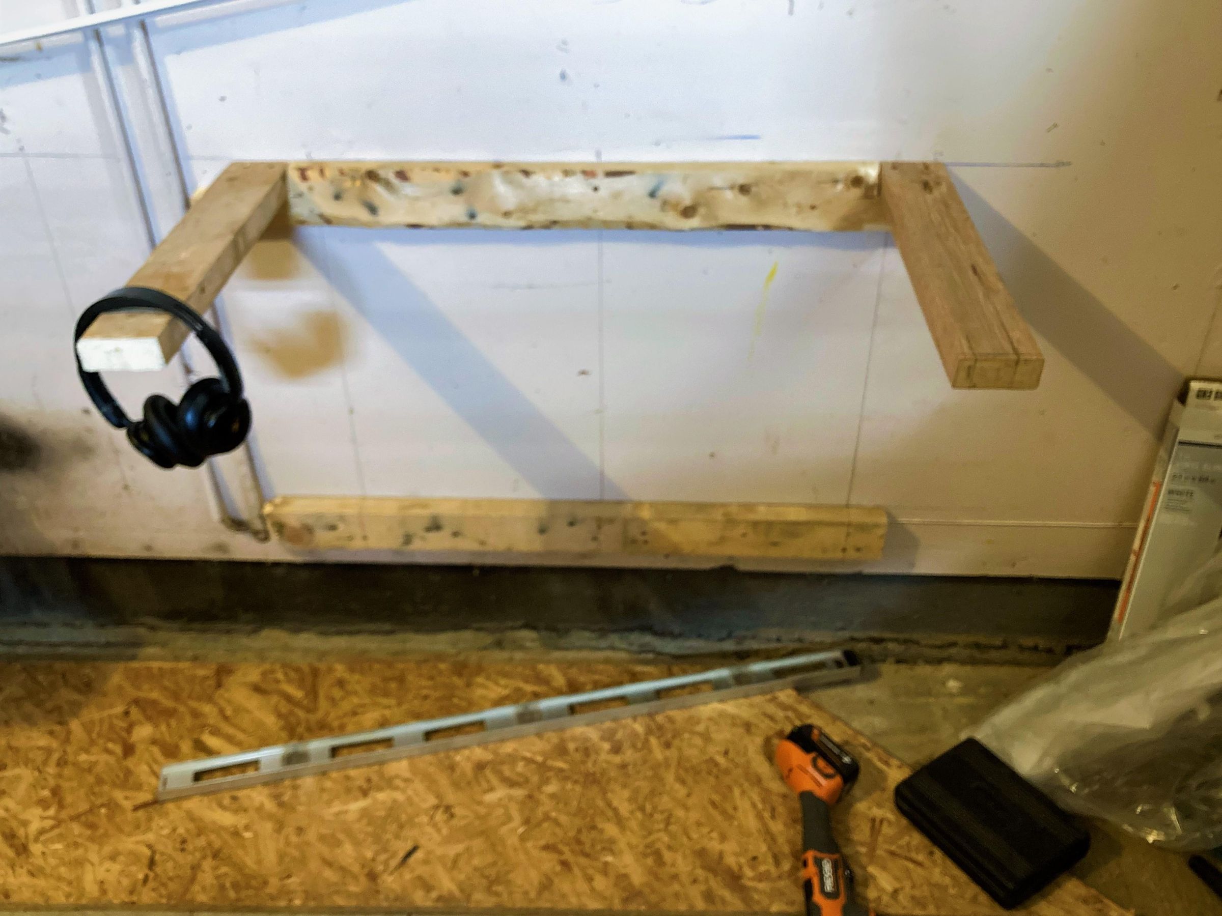 Wall Mounted Wooden Workbench: a Beginner's Project With Pictures : 6 ...