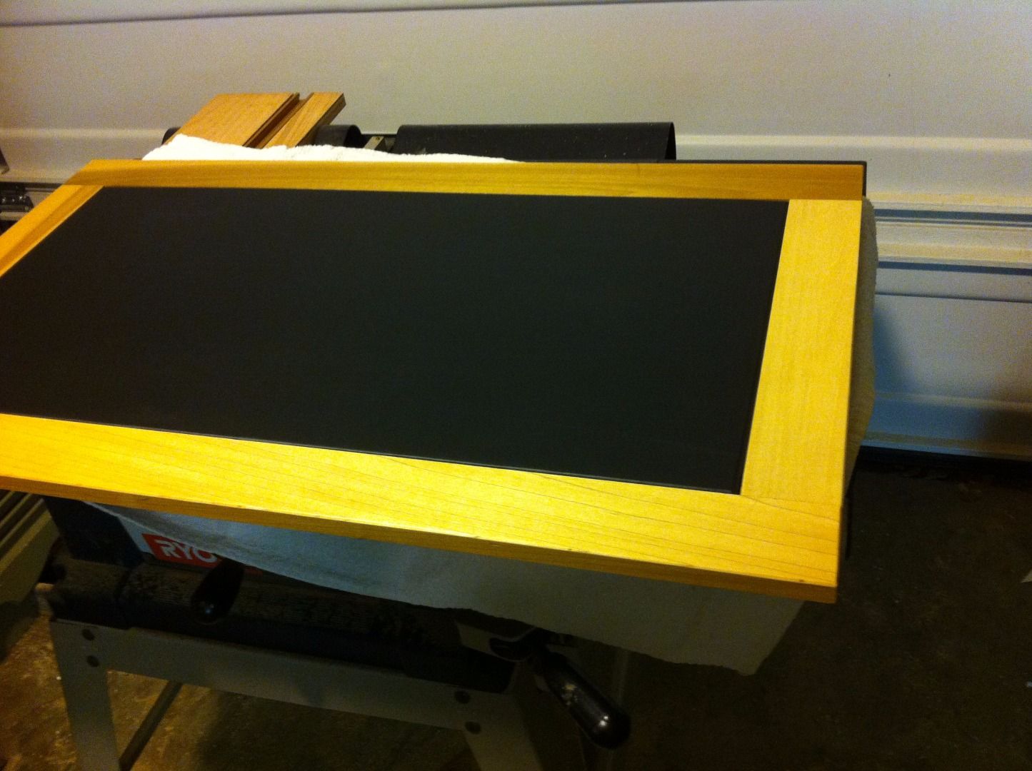 Chalkboard Top Desk (Child Size) : 9 Steps (with Pictures) - Instructables