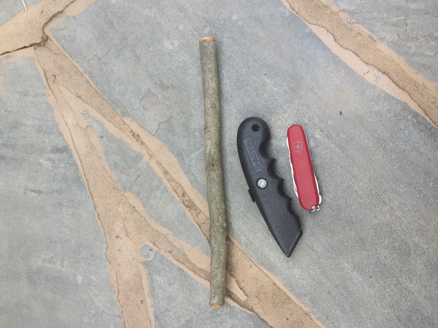 How to Whittle a Grill/bonfire Fork : 8 Steps - Instructables