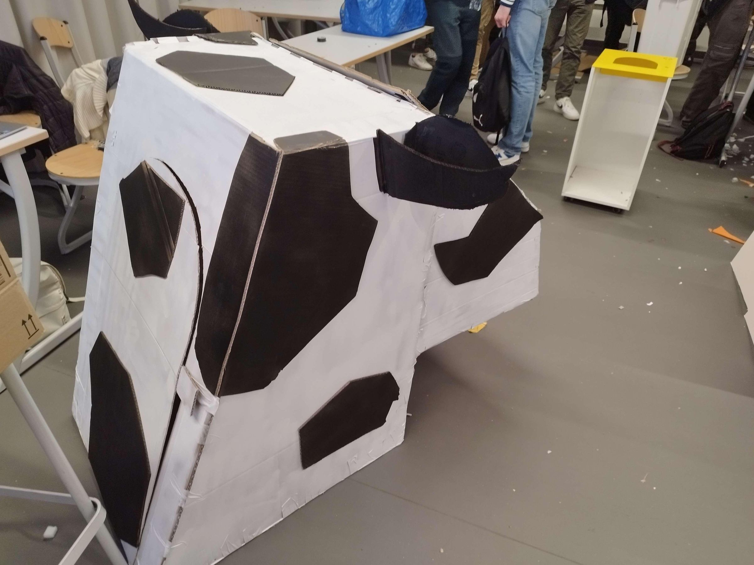 Make a Space Mecha Cow Controller for "Attack of the Bric-a-Brac" : 16 ...