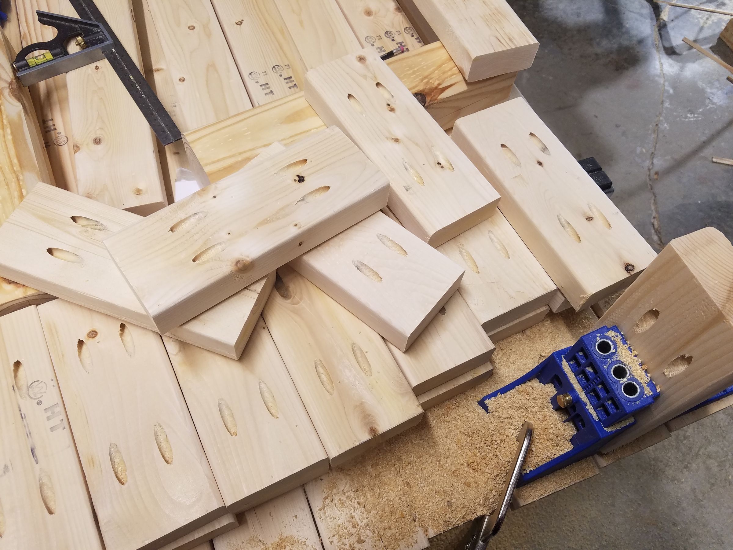 Elevated Platform Bed : 7 Steps - Instructables