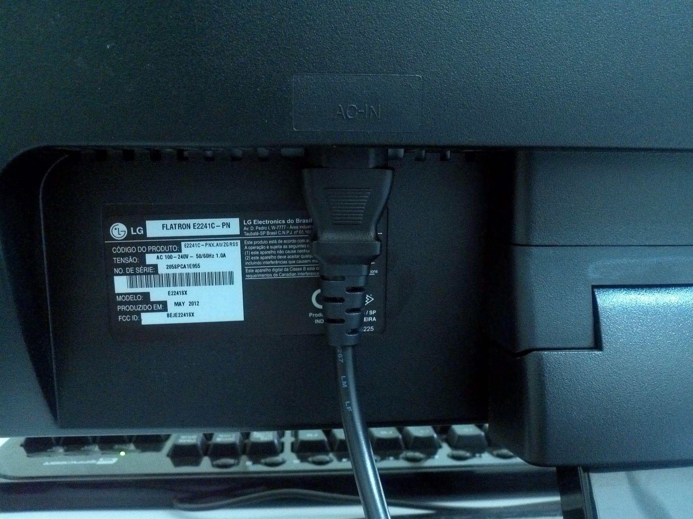 Lose Monitor Cable Quick Fix. : 3 Steps - Instructables
