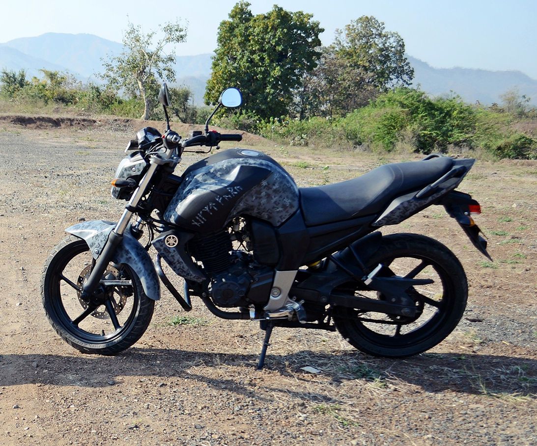 Matte Camouflaged Yamaha Fz16 : 4 Steps - Instructables