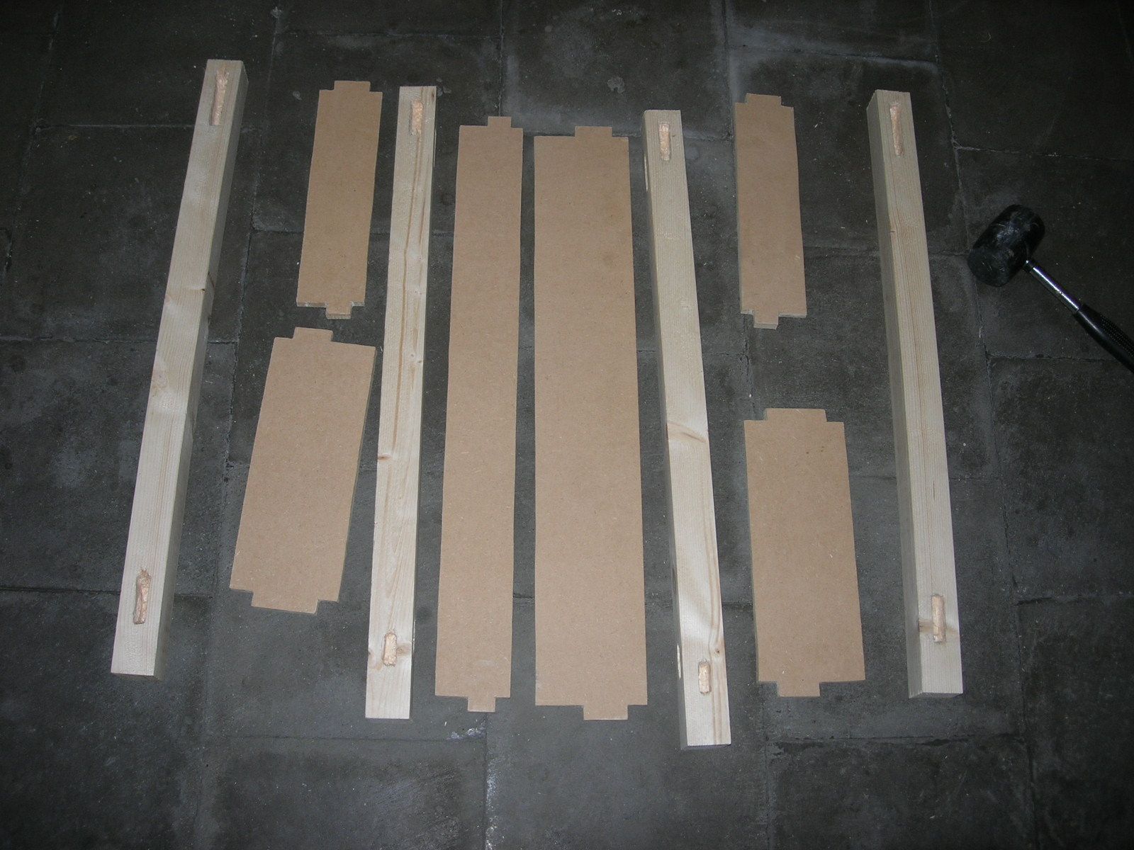 Adjustable Drafting Table With Basic Tools and Materials : 4 Steps ...