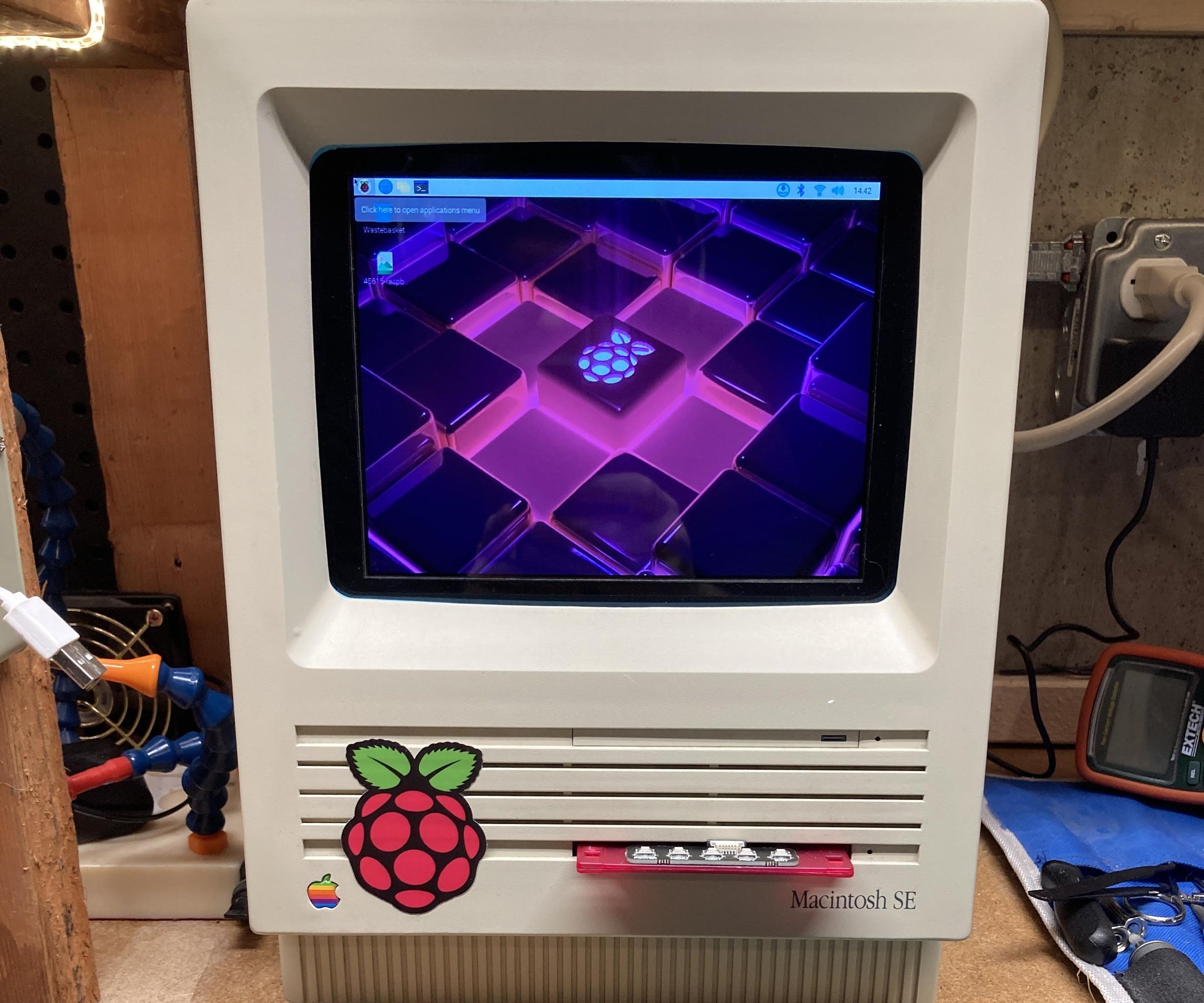 Convert a Vintage Apple Macintosh Computer Into a Raspberry Pi Desktop ...