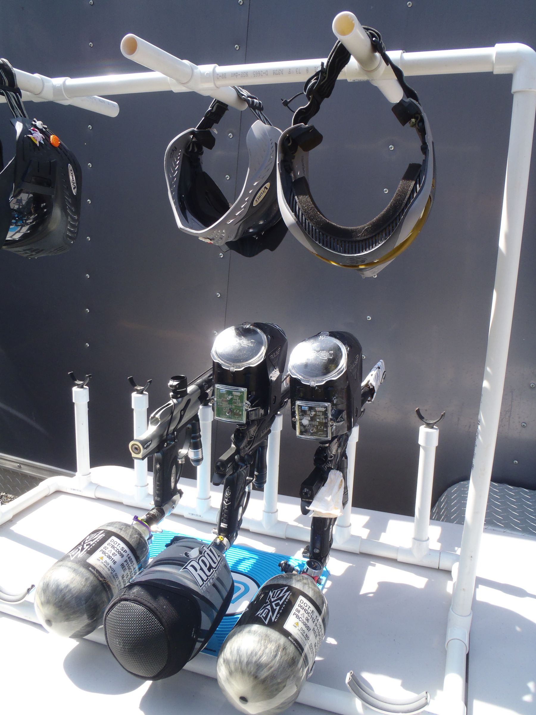 6 Player Paintball Gun and Mask Rack : 8 Steps - Instructables