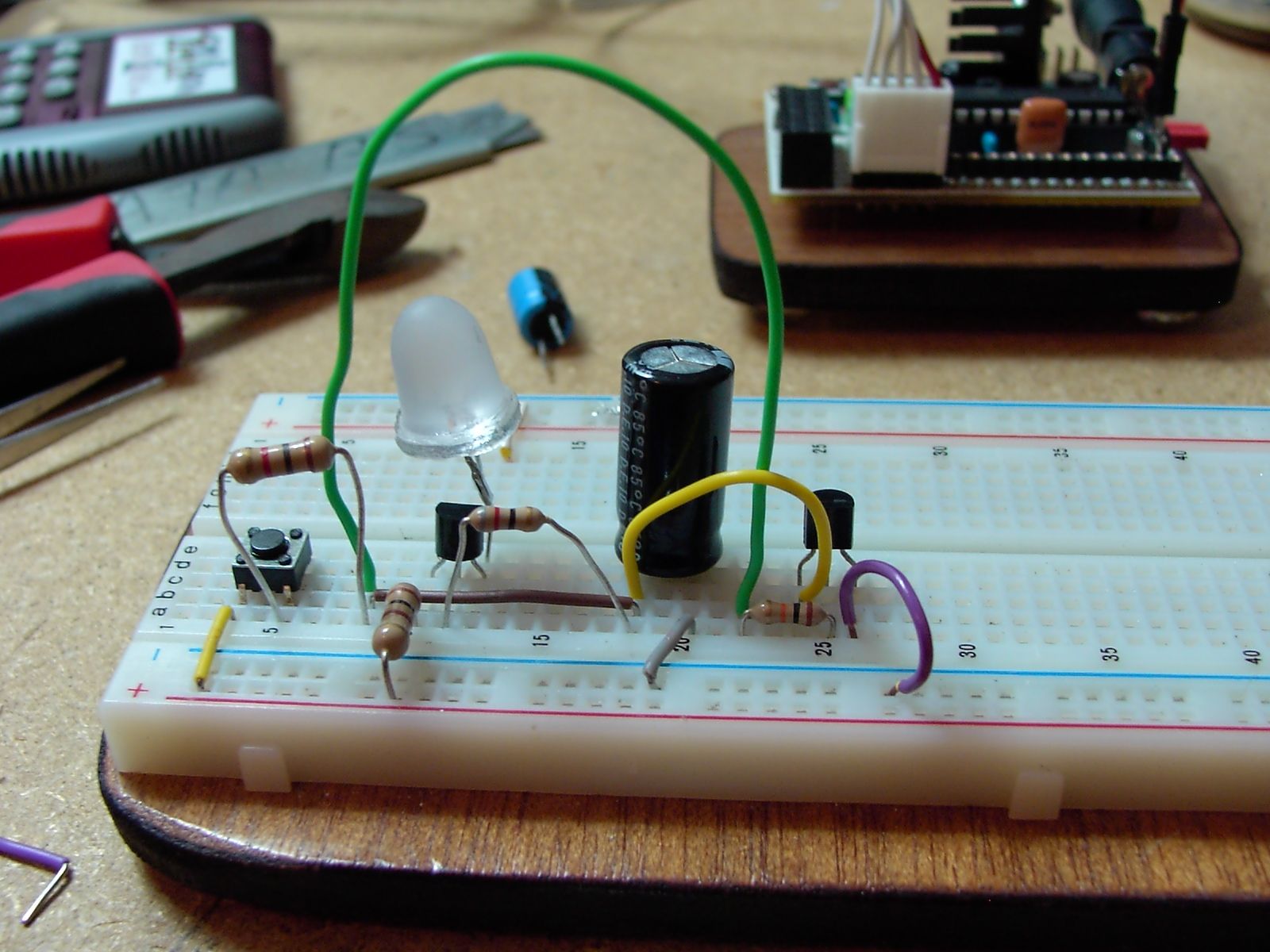 No CPU / MCU Led Pulse-fade : 5 Steps - Instructables