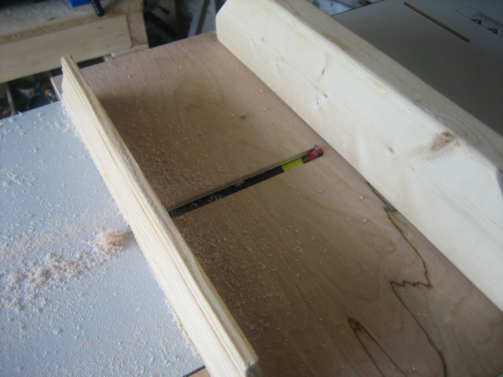 BOX JOINT JIG FOR ROUTER TABLE : 10 Steps - Instructables