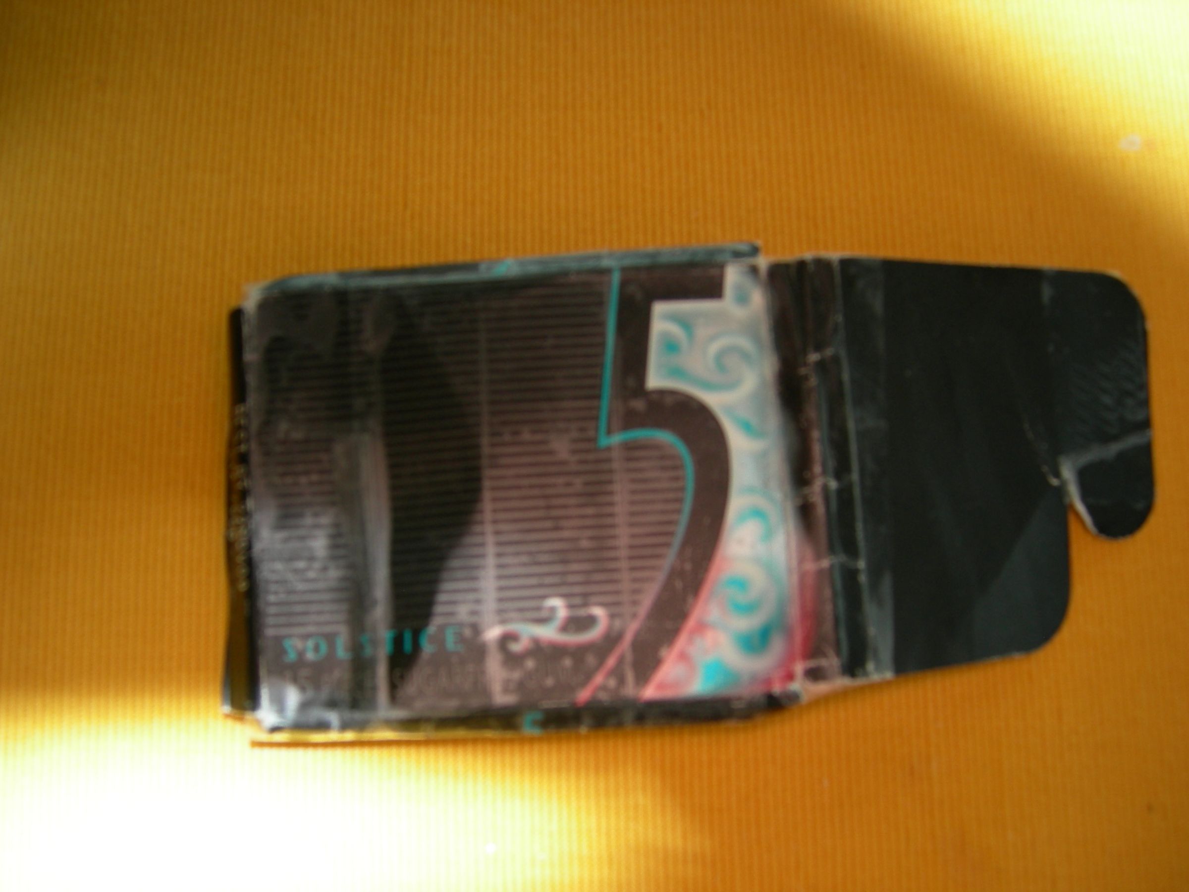 Supper Easy Gum Wallet : 6 Steps - Instructables