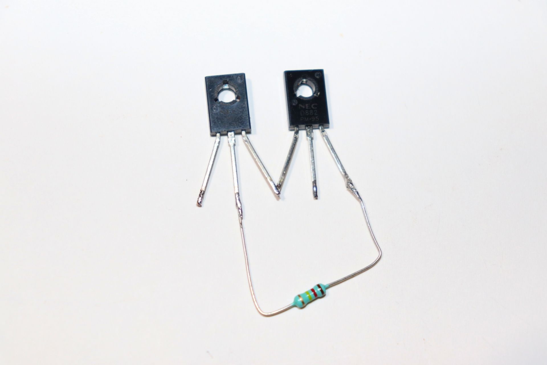 How to Make D882 Double Transistor to Audio Amplifier : 9 Steps ...