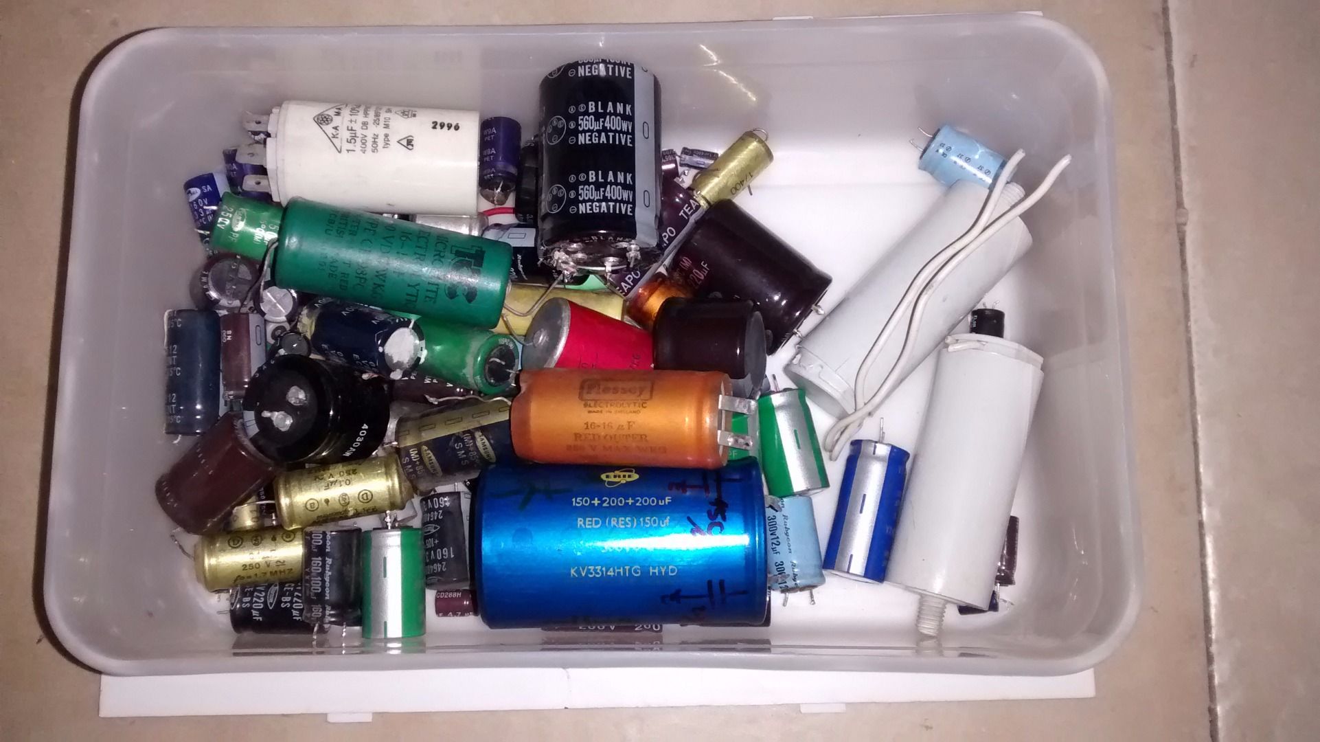 How I Organize My Electrolytic Capacitor Collection : 3 Steps ...