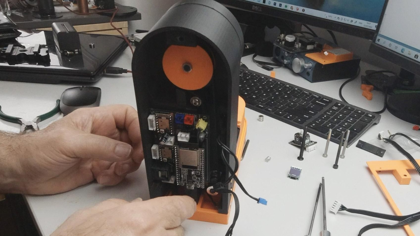 Camera Pan Tilt Head Fully Programable With WIFI PTZ Capability : 26 ...