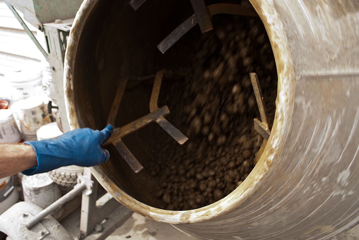 DIY CONCRETE:: How-To-Mix Concrete : 5 Steps - Instructables