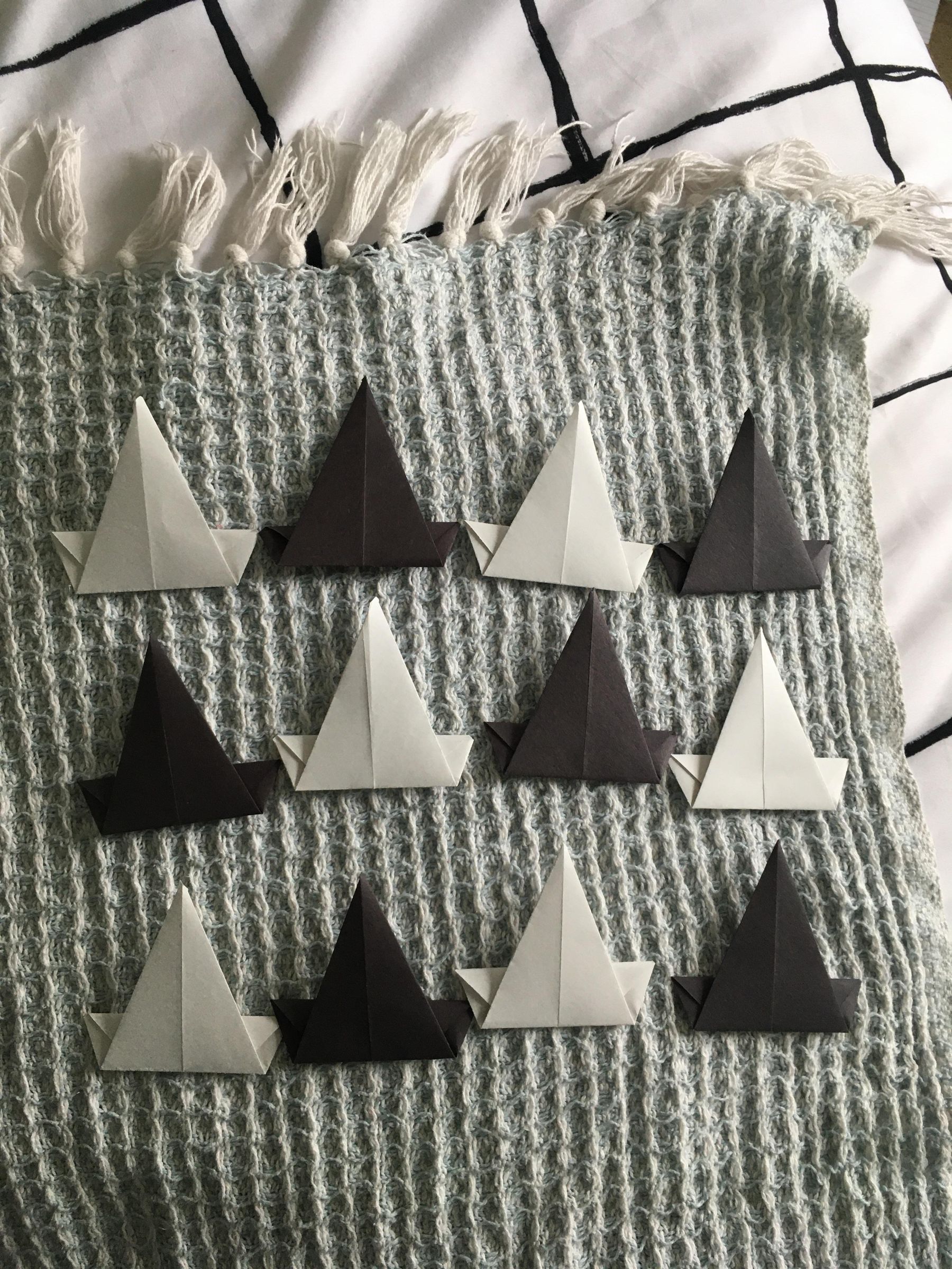 How to Make a Paper Crown : 11 Steps (with Pictures) - Instructables