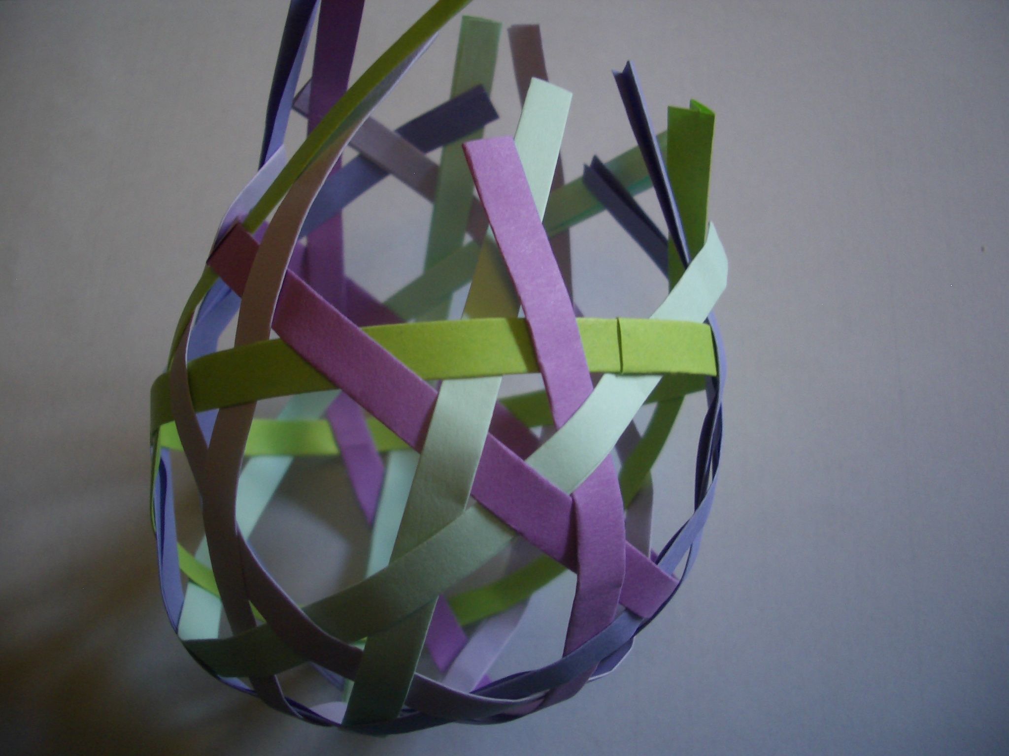 10 Strip Woven Ball : 4 Steps (with Pictures) - Instructables