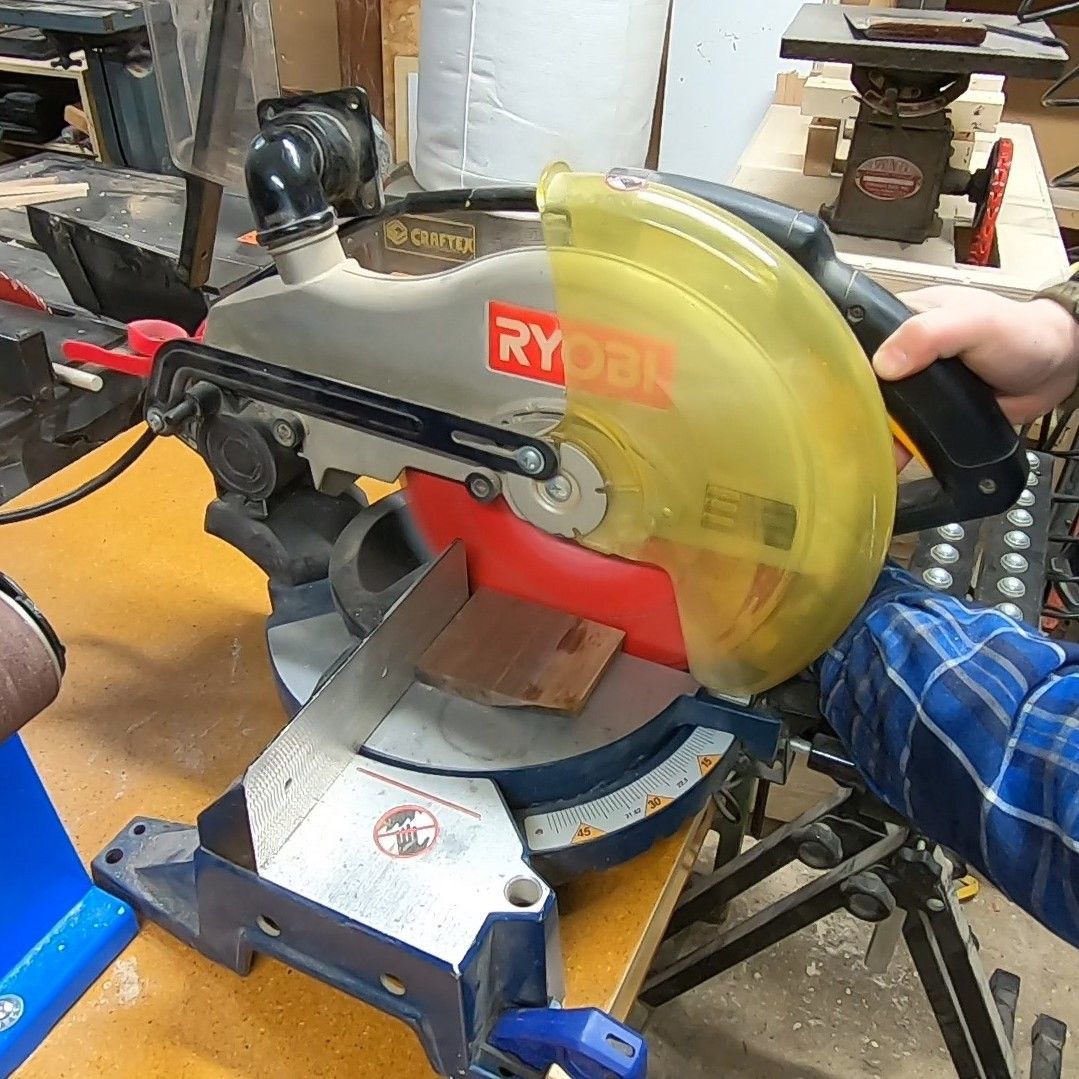 Live Edge Beer Caddy - 8 Pack : 18 Steps (with Pictures) - Instructables