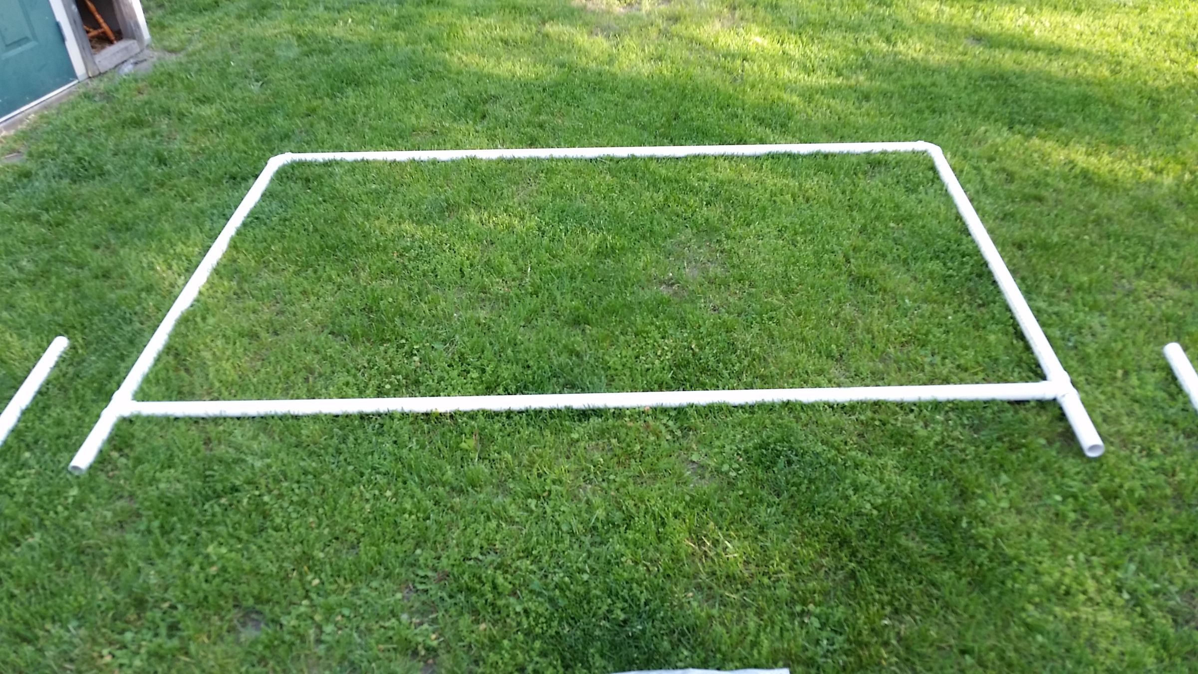 Backyard Movie Screen : 9 Steps (with Pictures) - Instructables