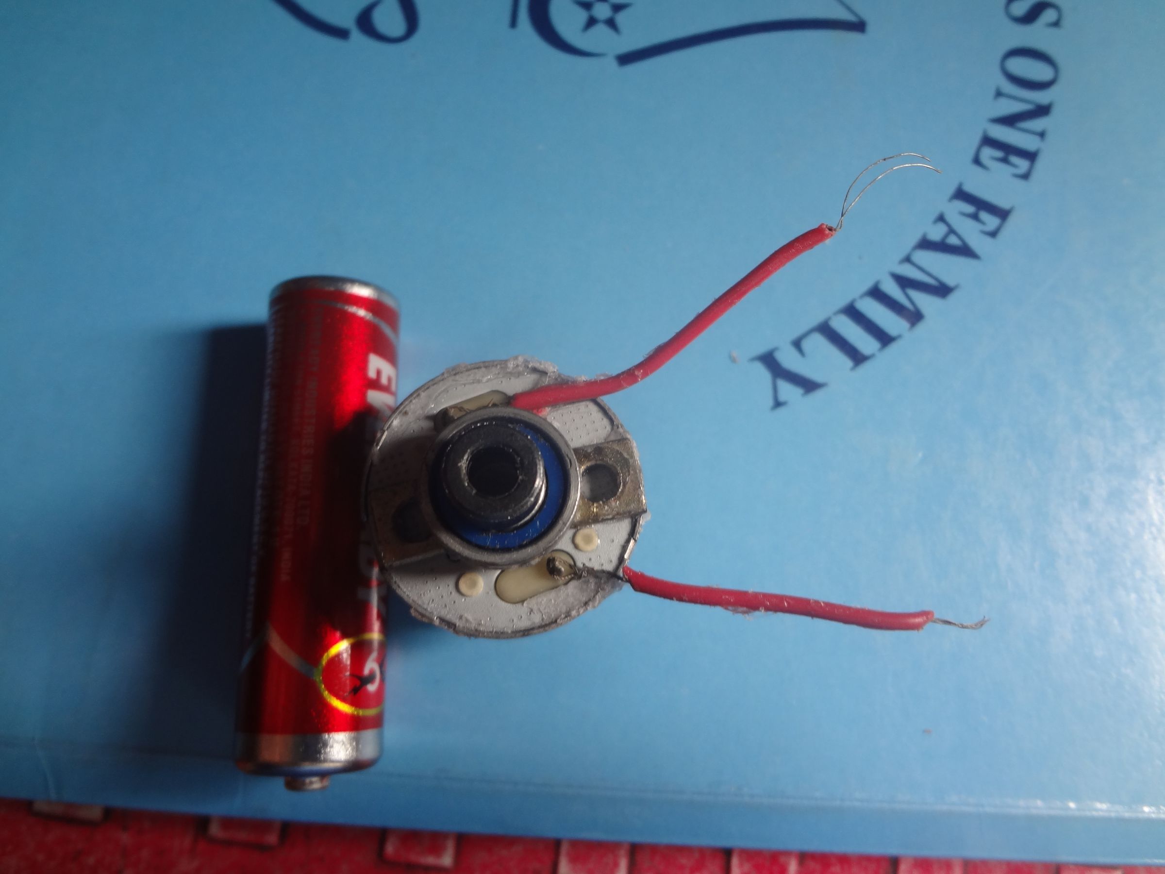 DIY Battery Powered Fidget Spinner(spins for 12hrs!) : 7 Steps (with ...