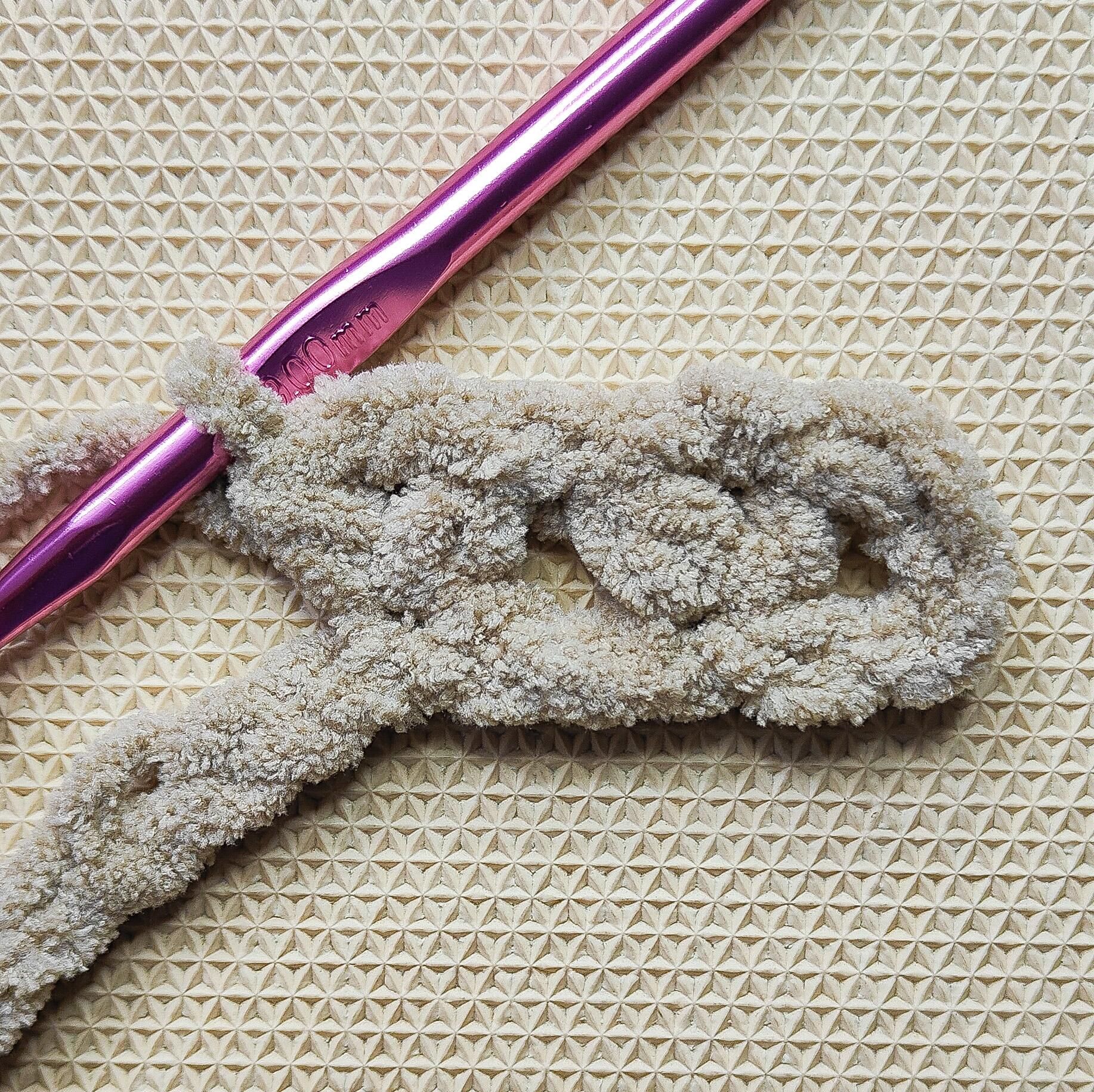 Easy Crochet Chunky Blanket Pattern and Tutorial : 5 Steps (with ...