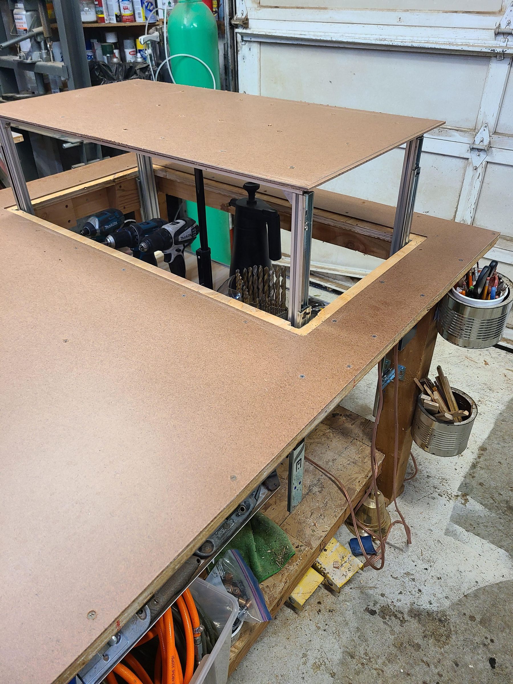 Powered Rising Shelf for a Workbench / Outfeed Table : 4 Steps (with ...