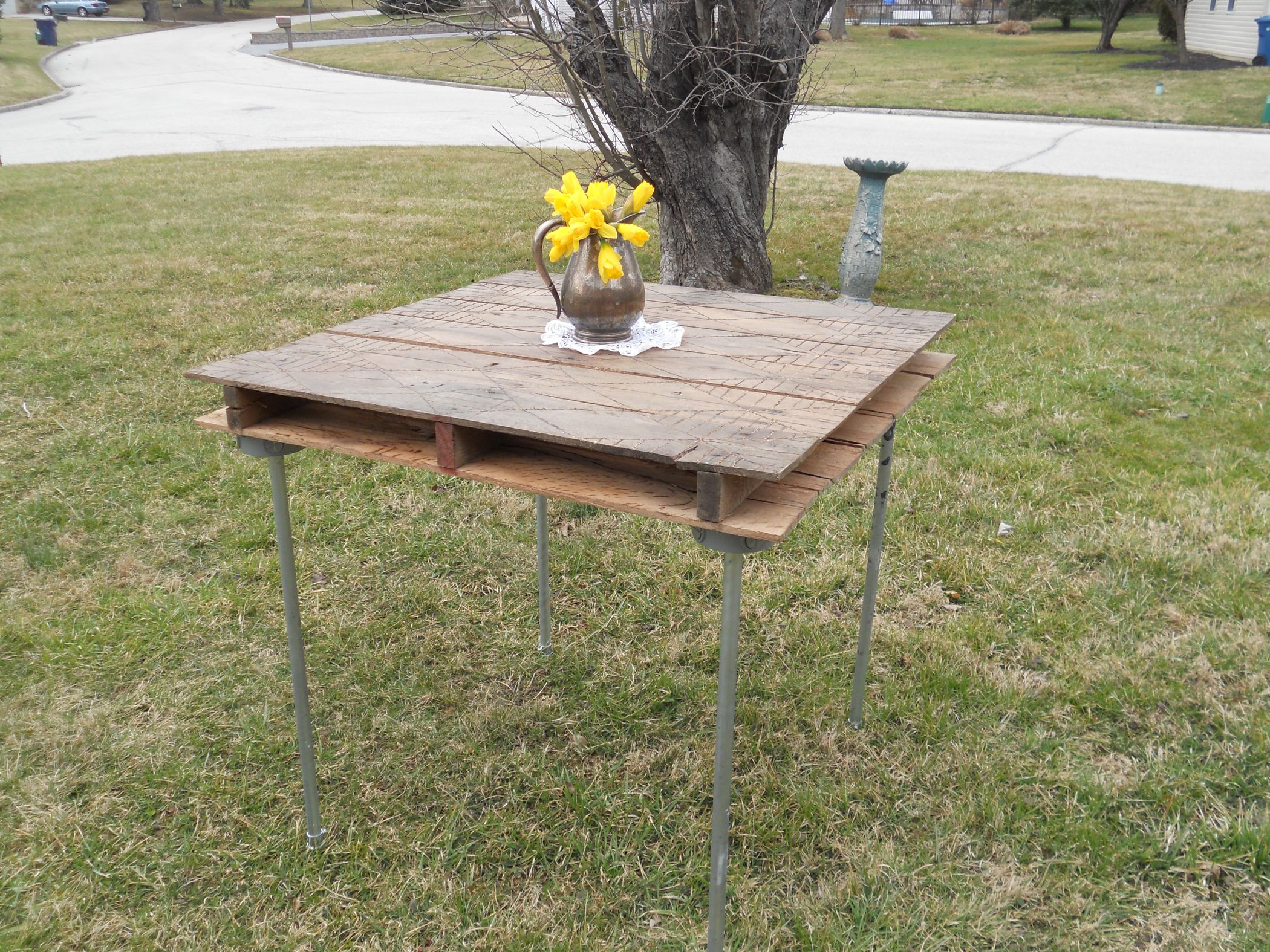 Rustic Table Made Out of a Wooden Shipping Pallet : 4 Steps - Instructables