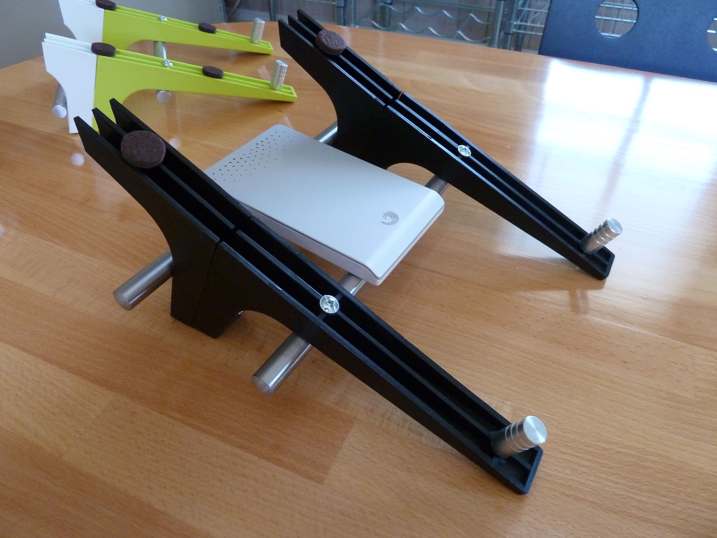 IKEA Style Laptop Stand : 4 Steps (with Pictures) - Instructables