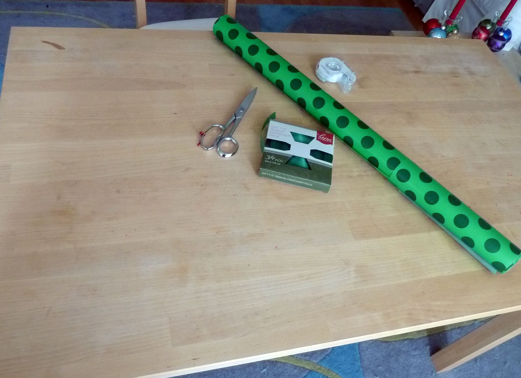 How to Wrap a Present (using Only 3 Pieces of Tape!) : 6 Steps (with ...