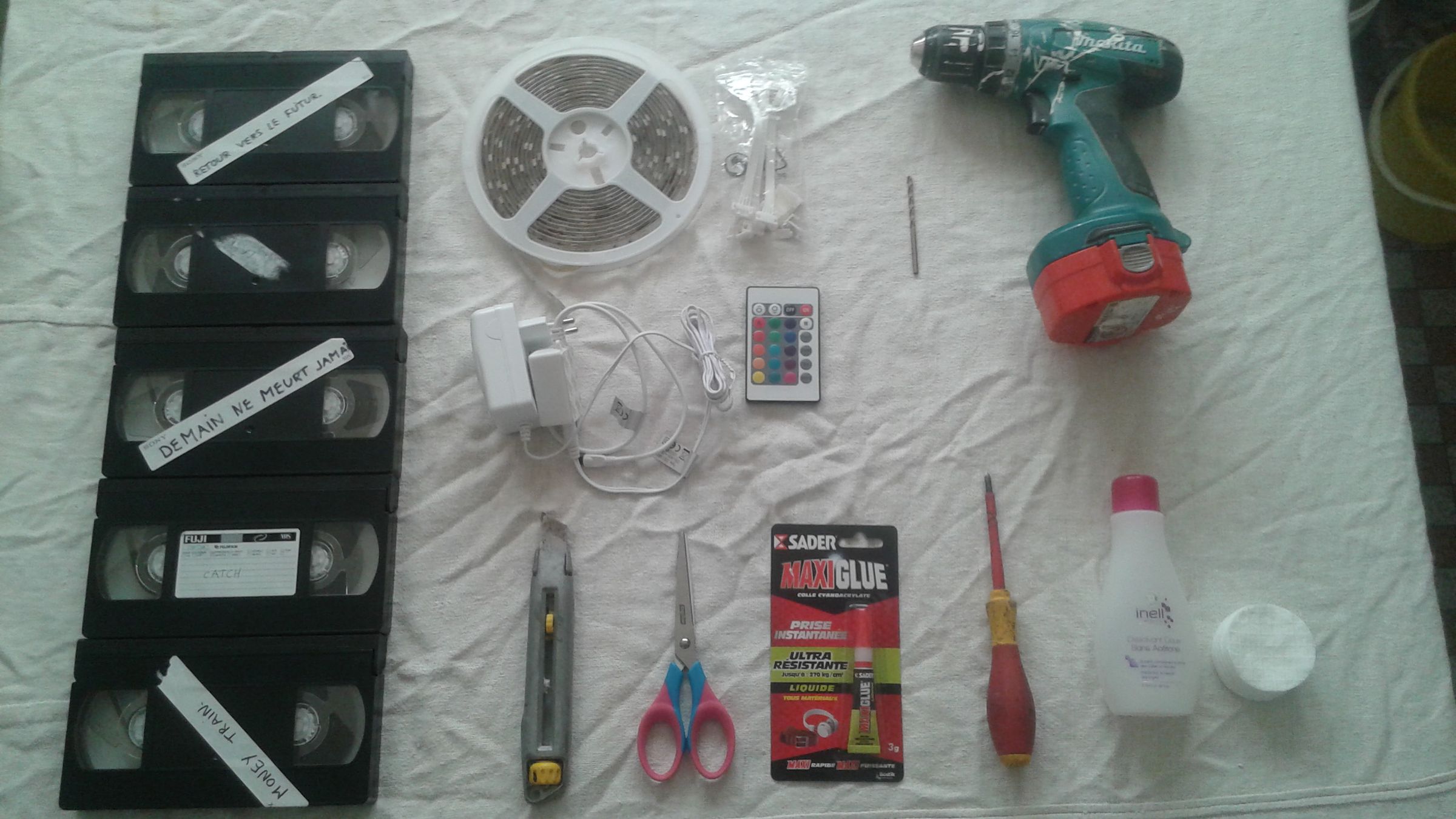 VHS DECORATION LAMP : 10 Steps (with Pictures) - Instructables