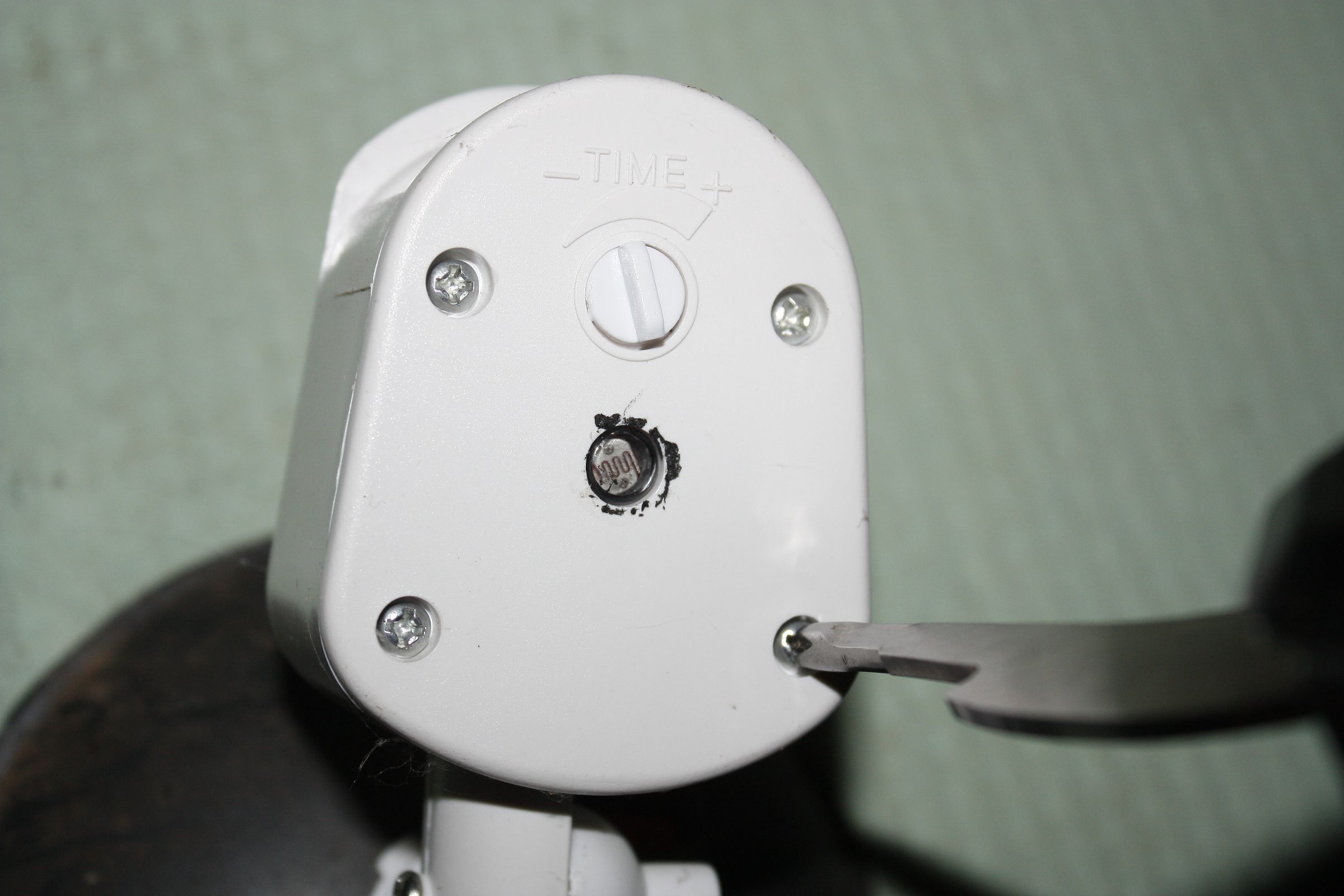 Floodlight Night Eye Fix : 4 Steps - Instructables