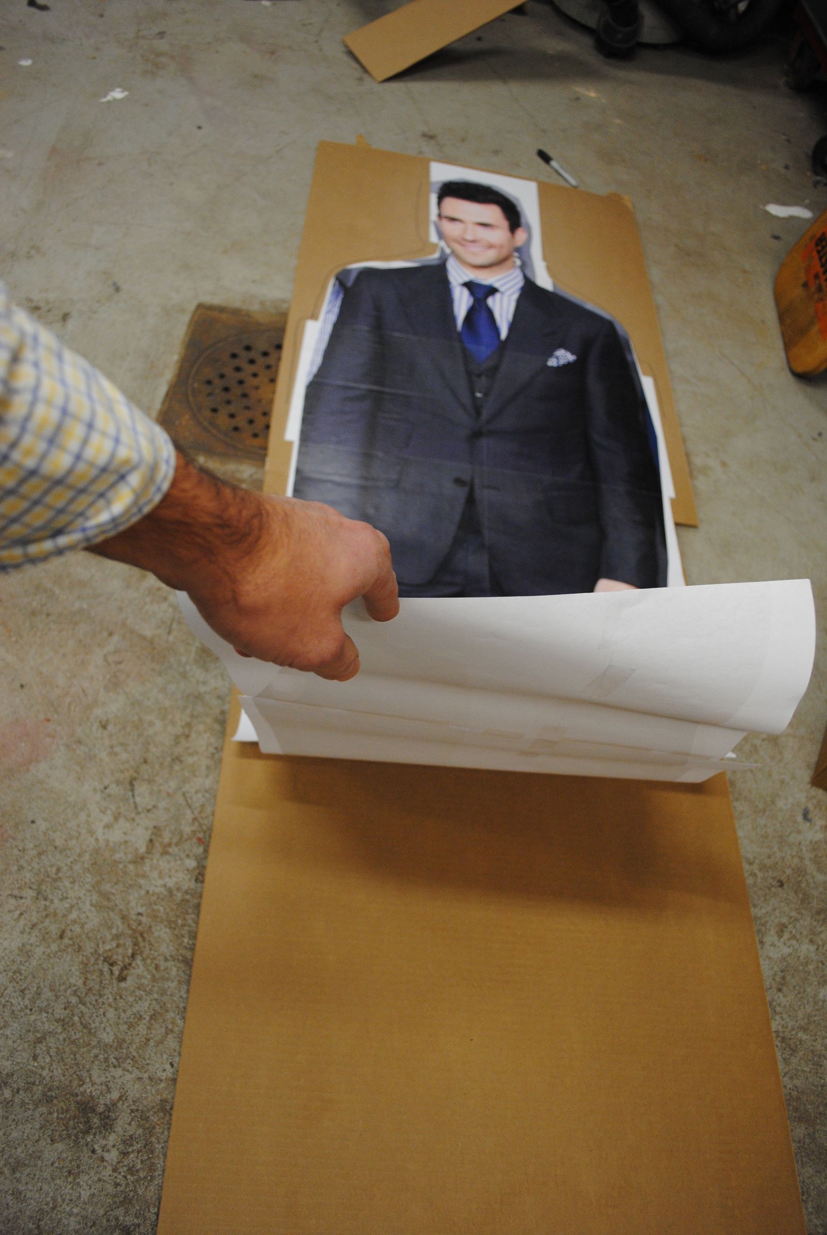 Celebrity Crush Cardboard Cutout : 5 Steps - Instructables