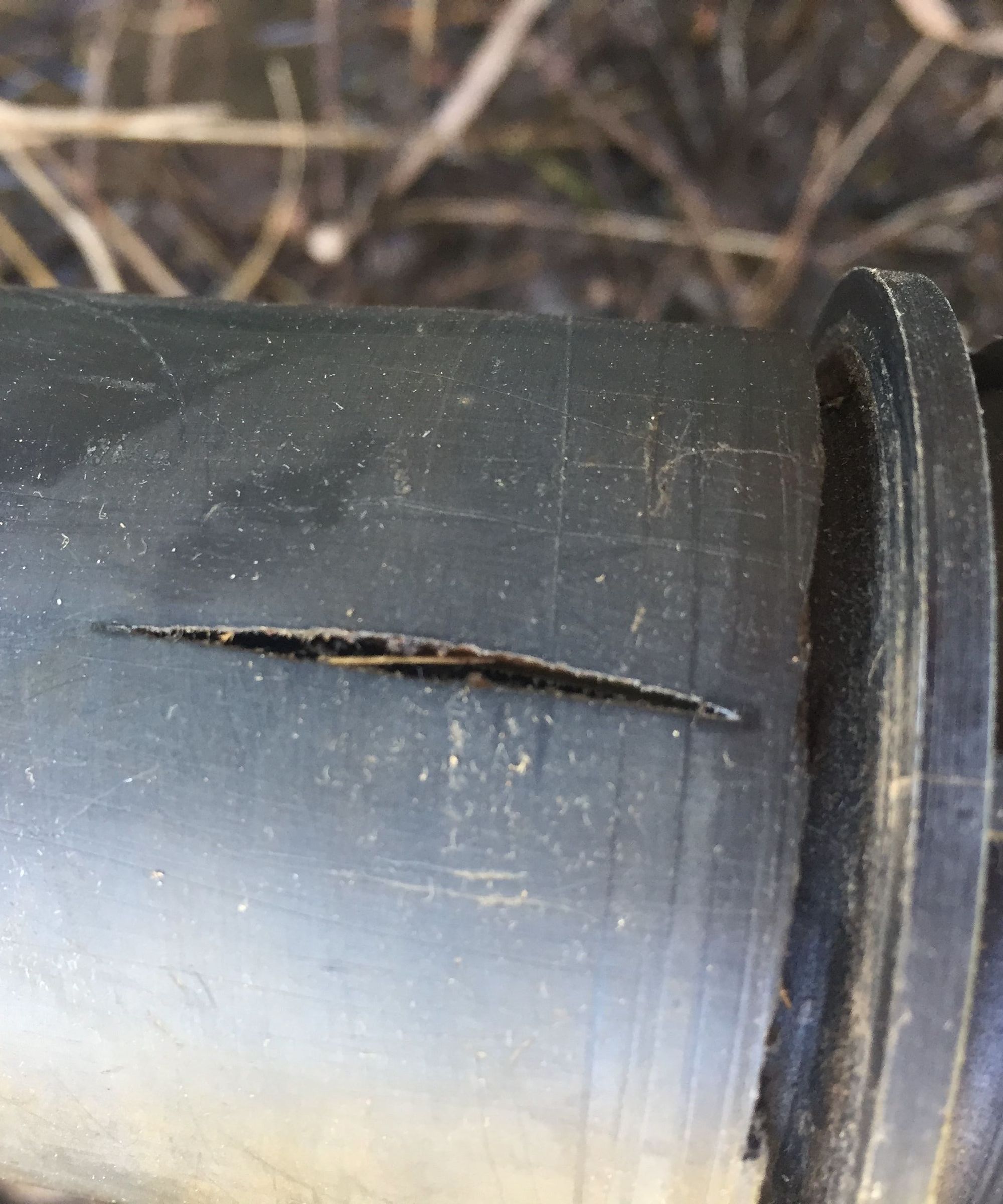 FIX a SPLIT POLY PIPE : 5 Steps (with Pictures) - Instructables