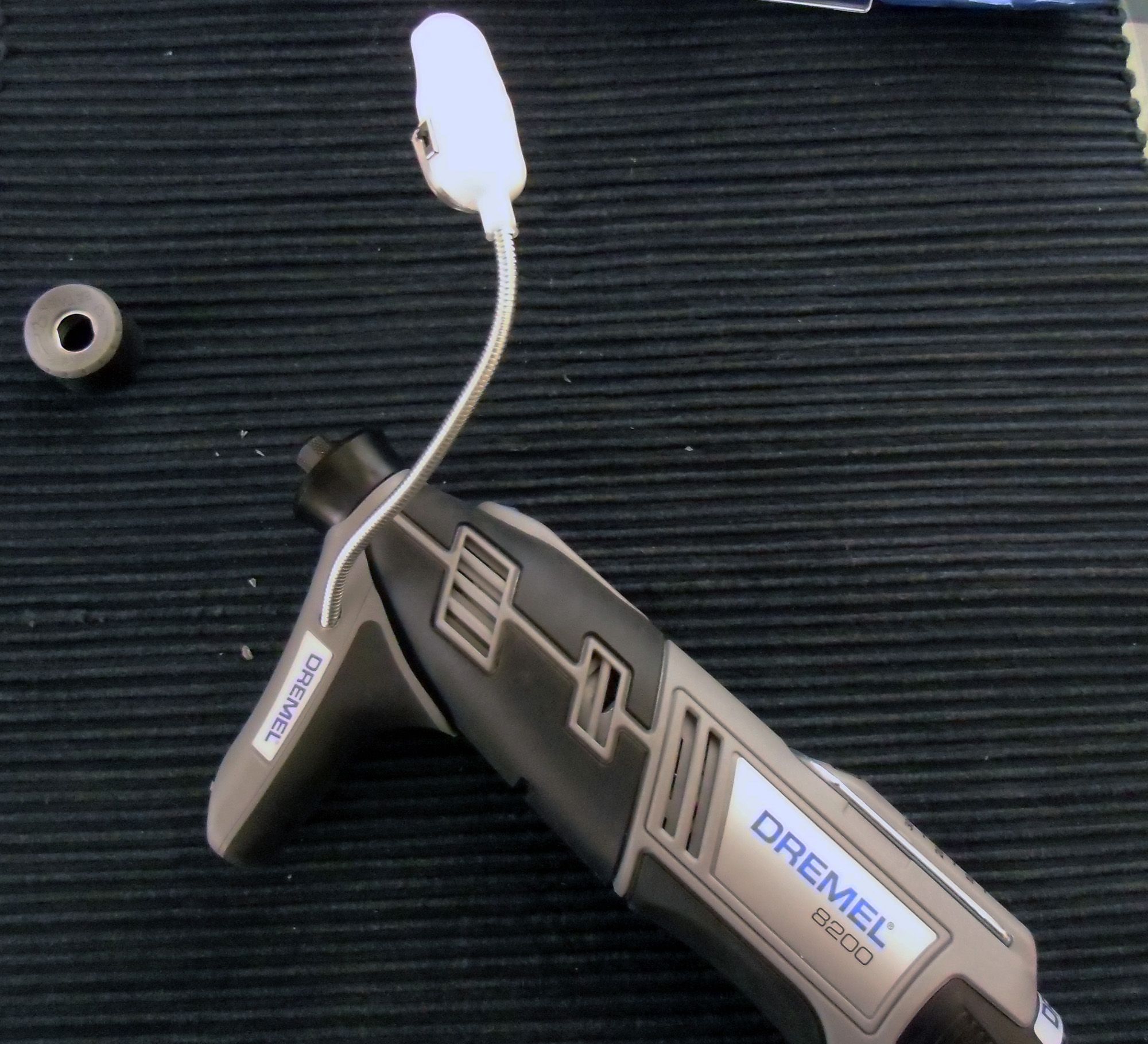 Easy and Cheap Working Light Mod for Dremel Detailer's Grip (A577) : 3 ...