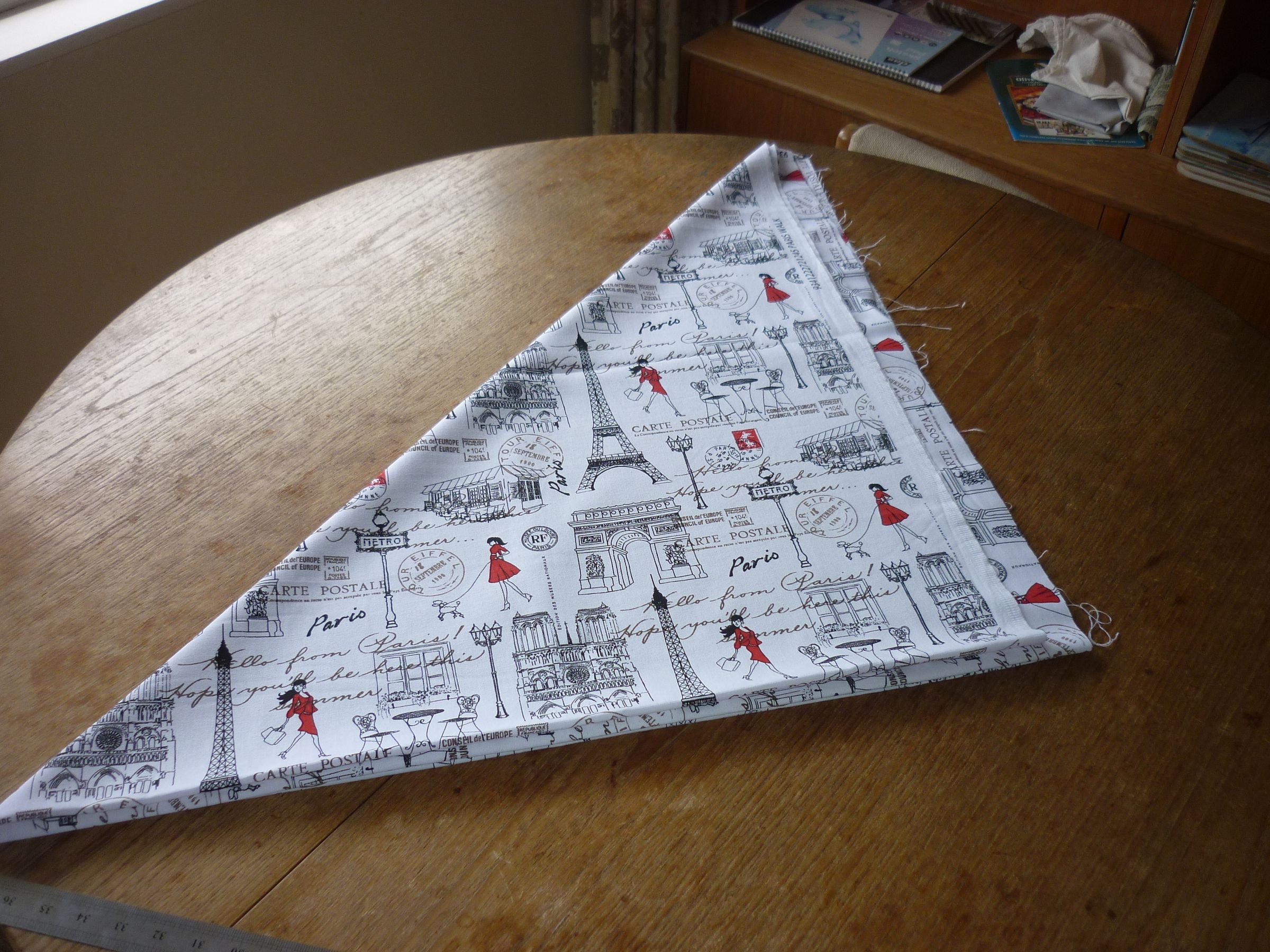 Sew an Octagonal Tablecloth Without a Pattern : 5 Steps - Instructables