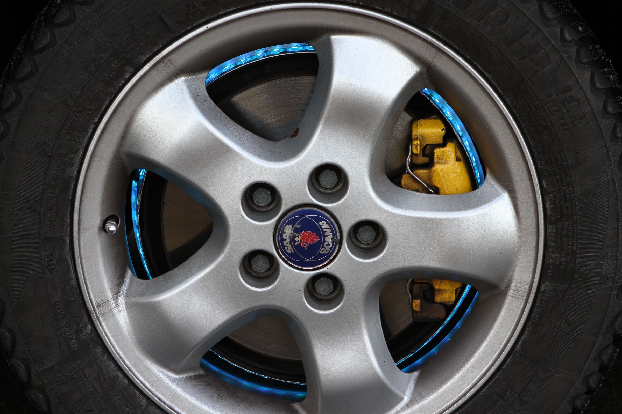 Tron Up Your Car : 4 Steps (with Pictures) - Instructables