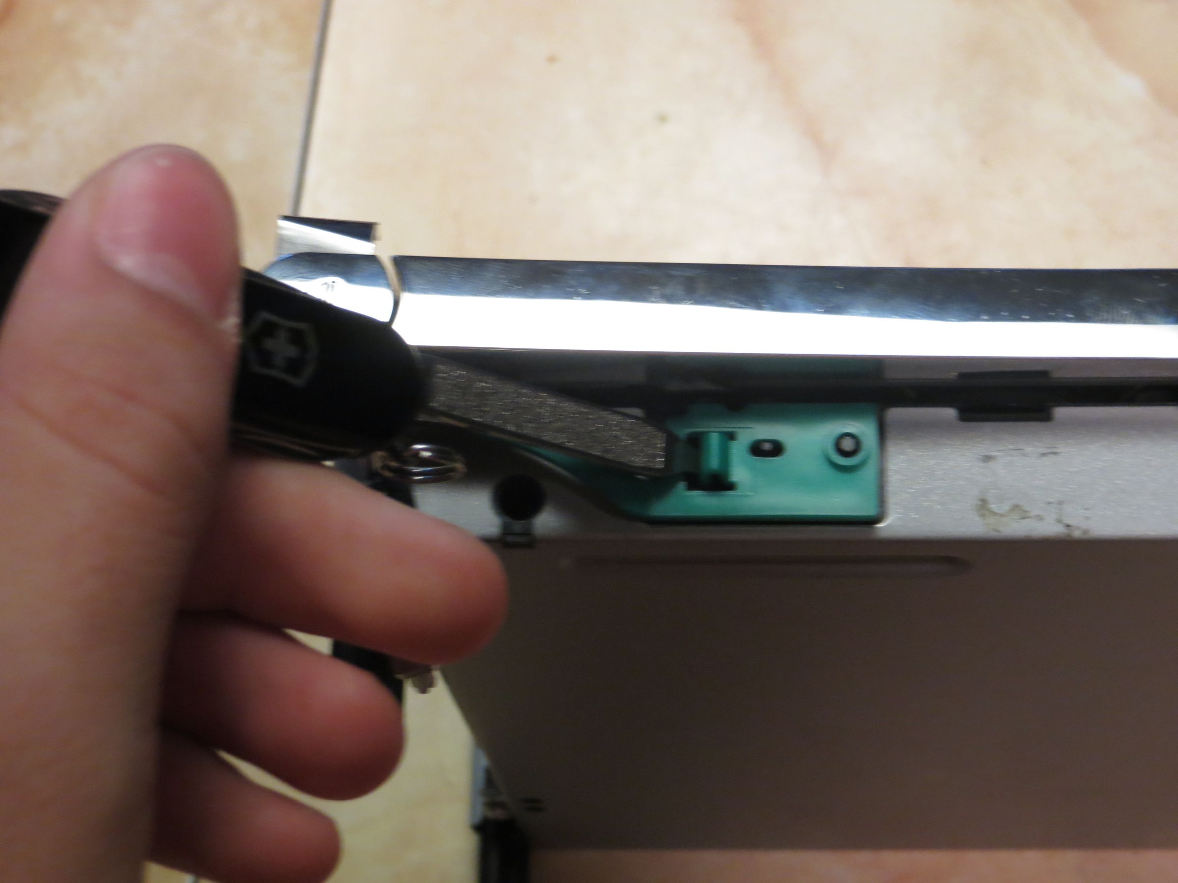 How to Fix a Stuck Xbox 360 (or PC) Disc Tray : 7 Steps - Instructables