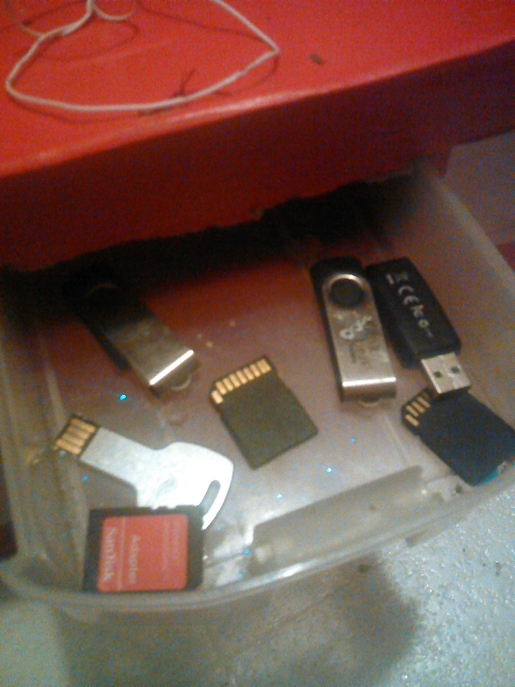 Amazing Electronic Desktop : 7 Steps - Instructables