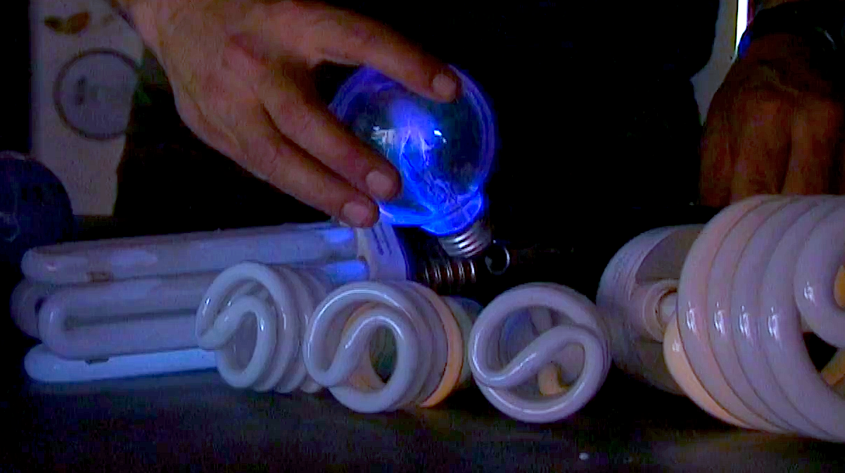 DIY Plasma Globe From a Light Bulb and Facial Machine - Instructables