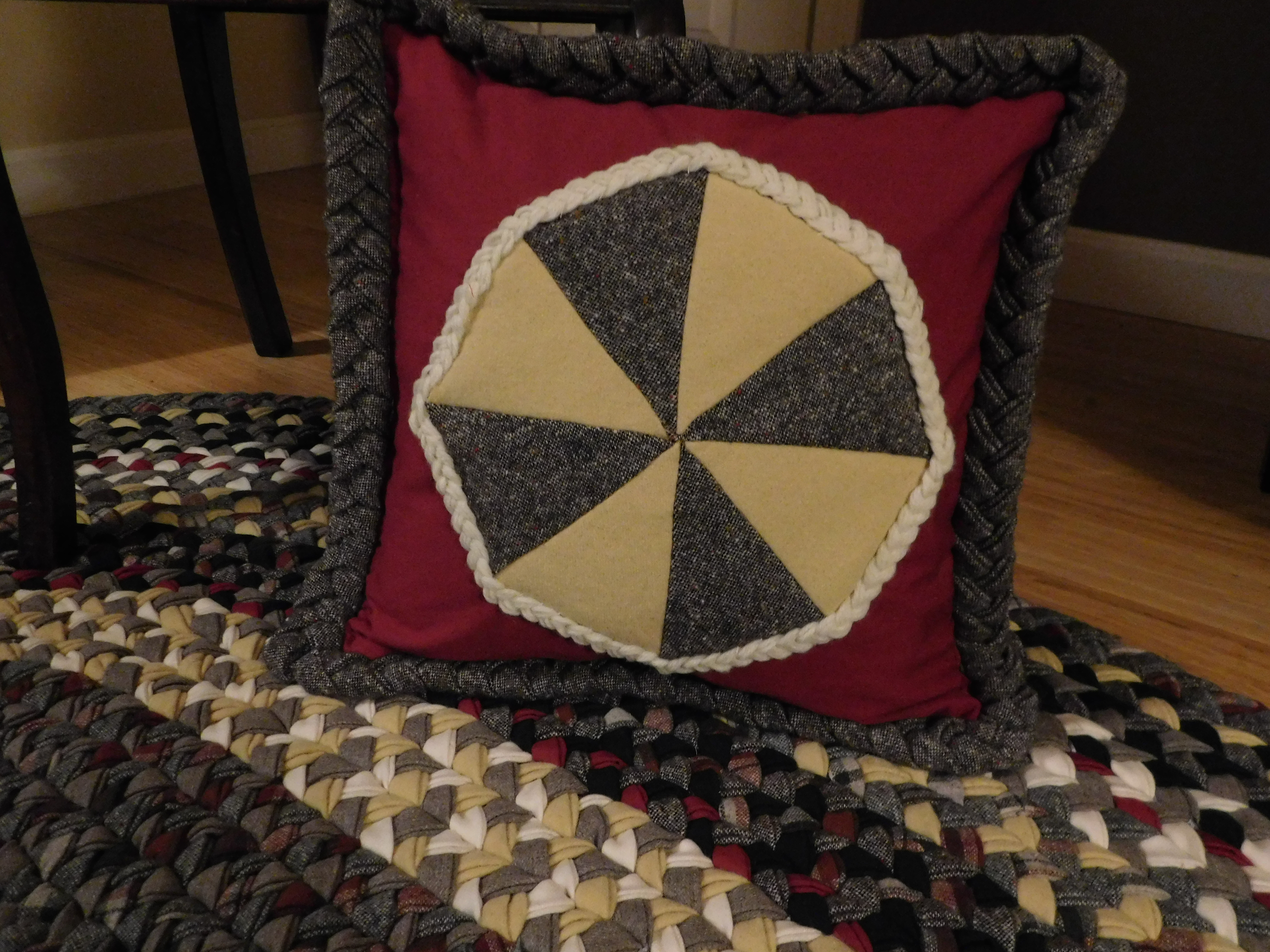 Heirloom Wool Cloth Braided Rug : 7 Steps (with Pictures) - Instructables