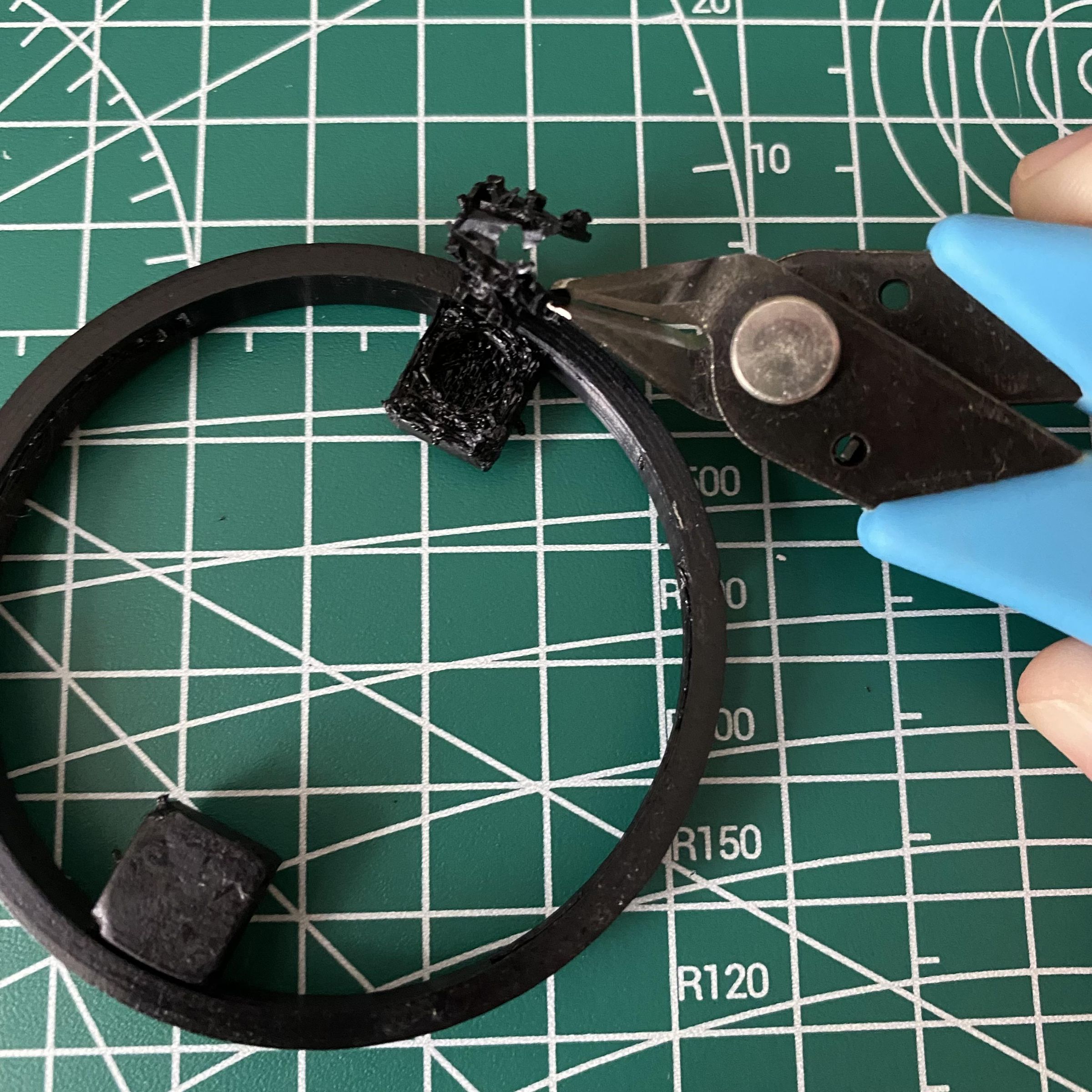 Glowing Jupiter Necklace : 5 Steps (with Pictures) - Instructables