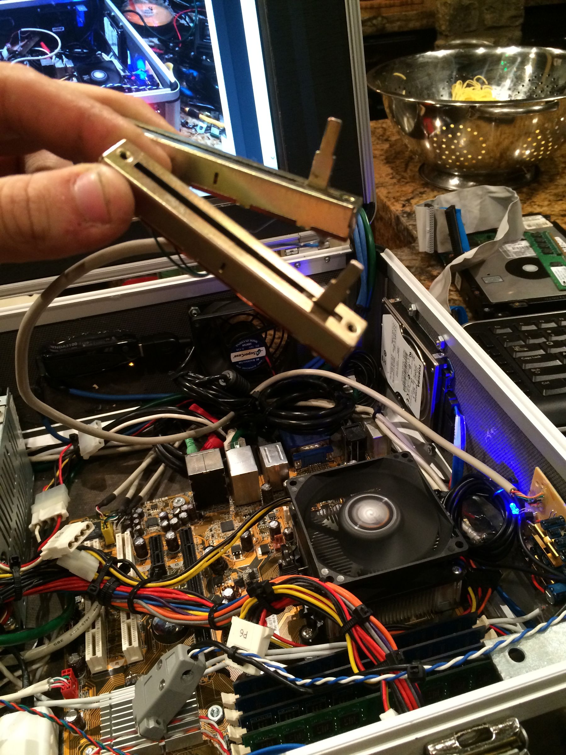 Briefcase PC : 7 Steps - Instructables