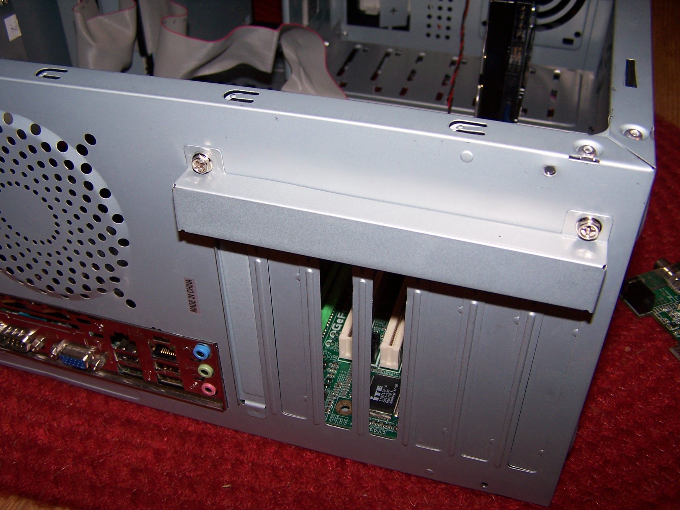 How to Build a Custom PC: the Complete N0ob's Guide to Building a ...