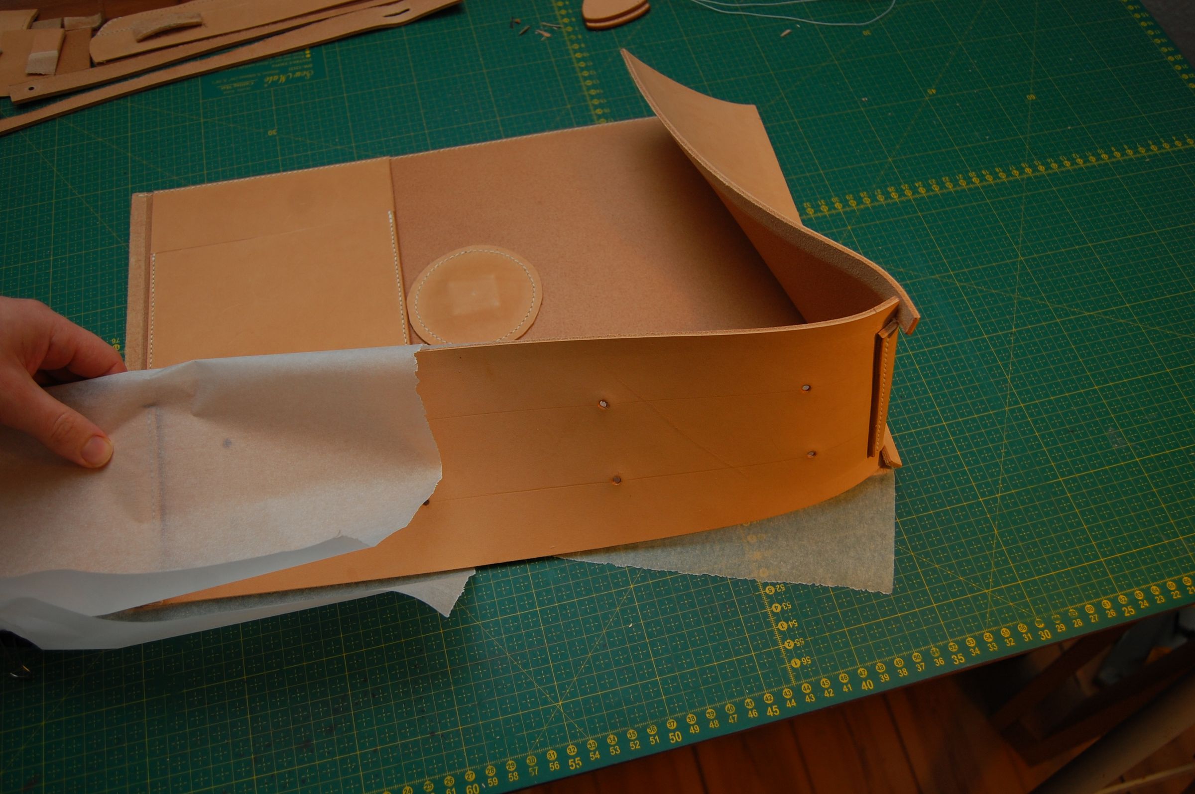 Briefcase With a 3 Piece Gusset : 6 Steps (with Pictures) - Instructables