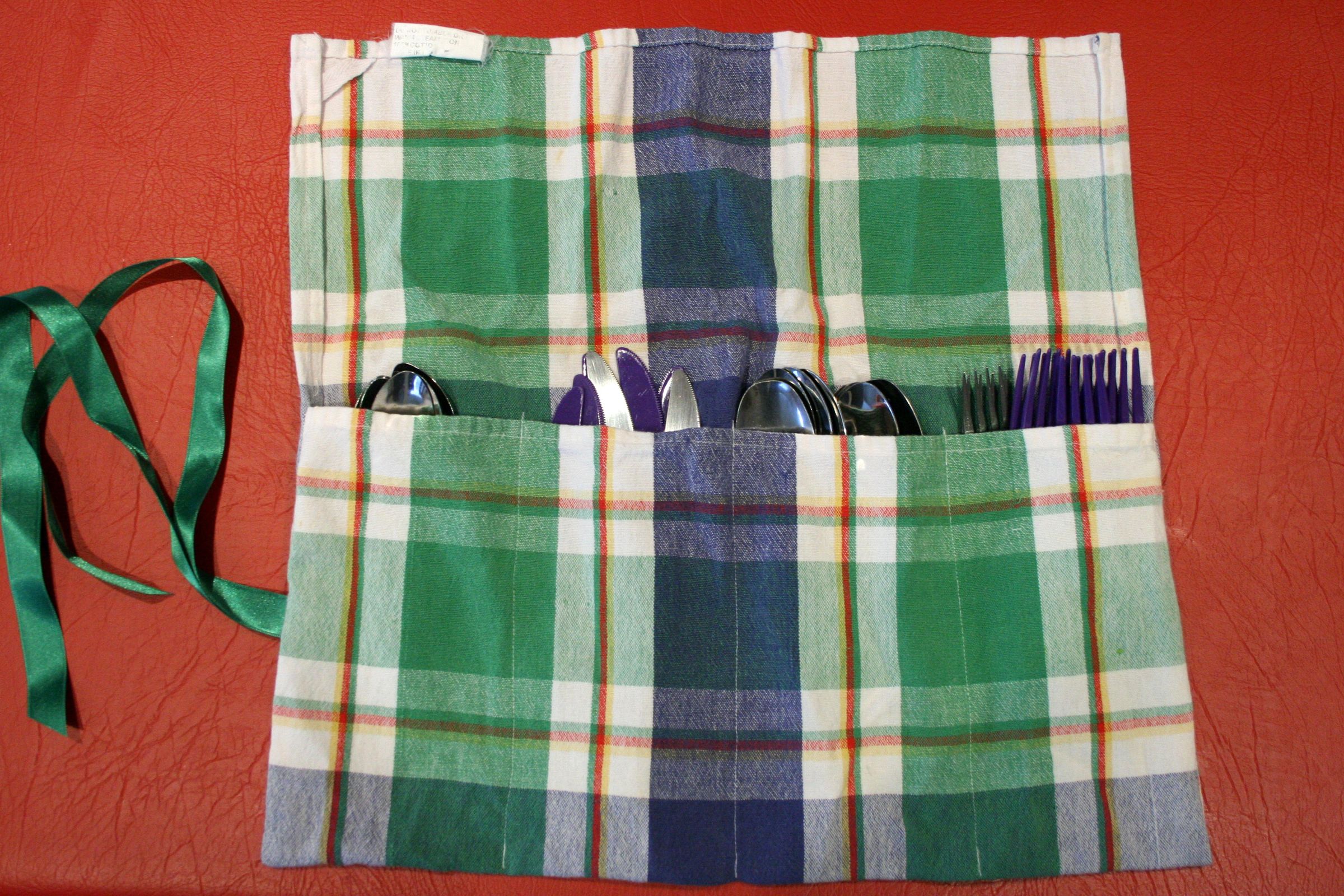 Tea Towel Cutlery Roll : 5 Steps - Instructables