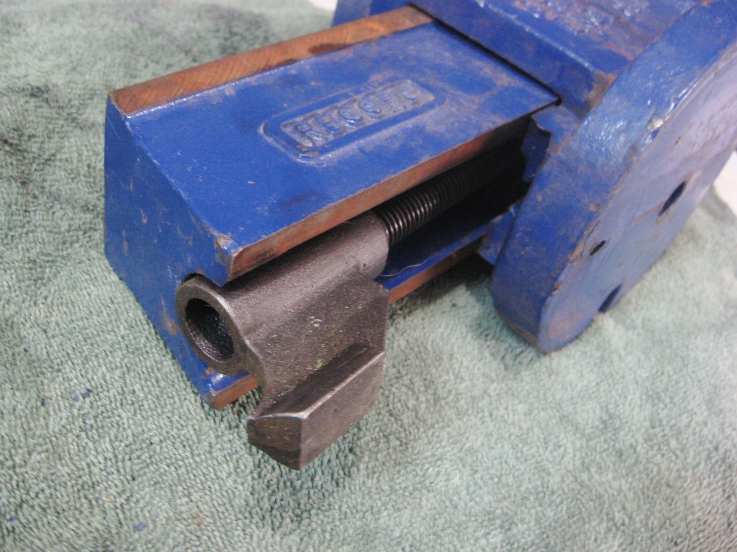 Height-Adjustable Portable Vise Stand : 22 Steps (with Pictures ...