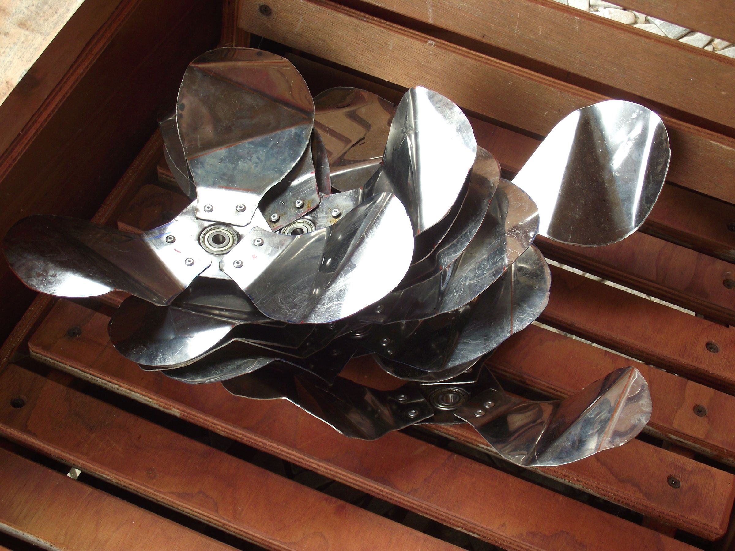 Spinny Winny Recycley Thingy Scrap Metal Art : 13 Steps (with Pictures ...
