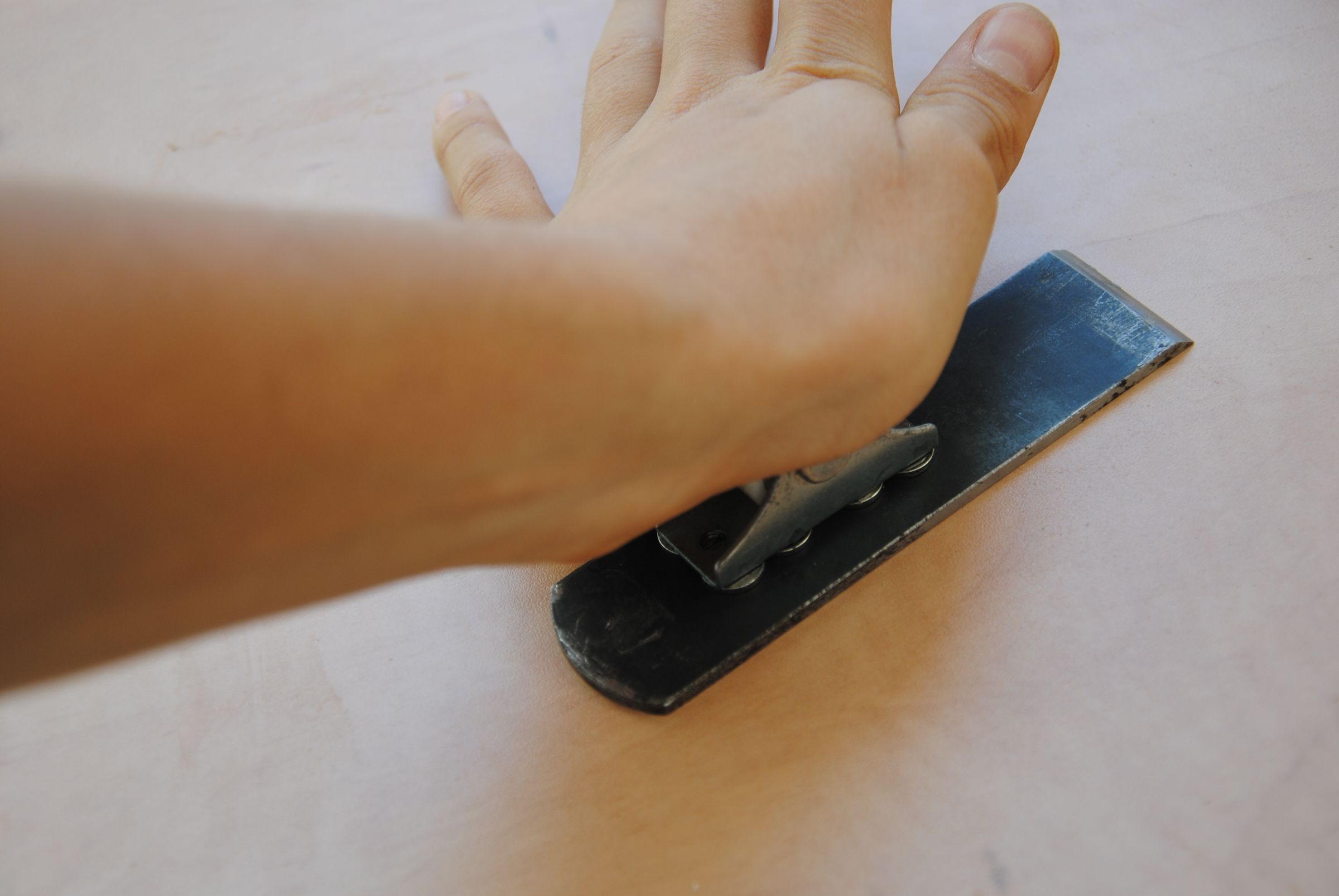 How to Make a Magnetic Honing Guide (For Sharpening Chisels & Hand ...