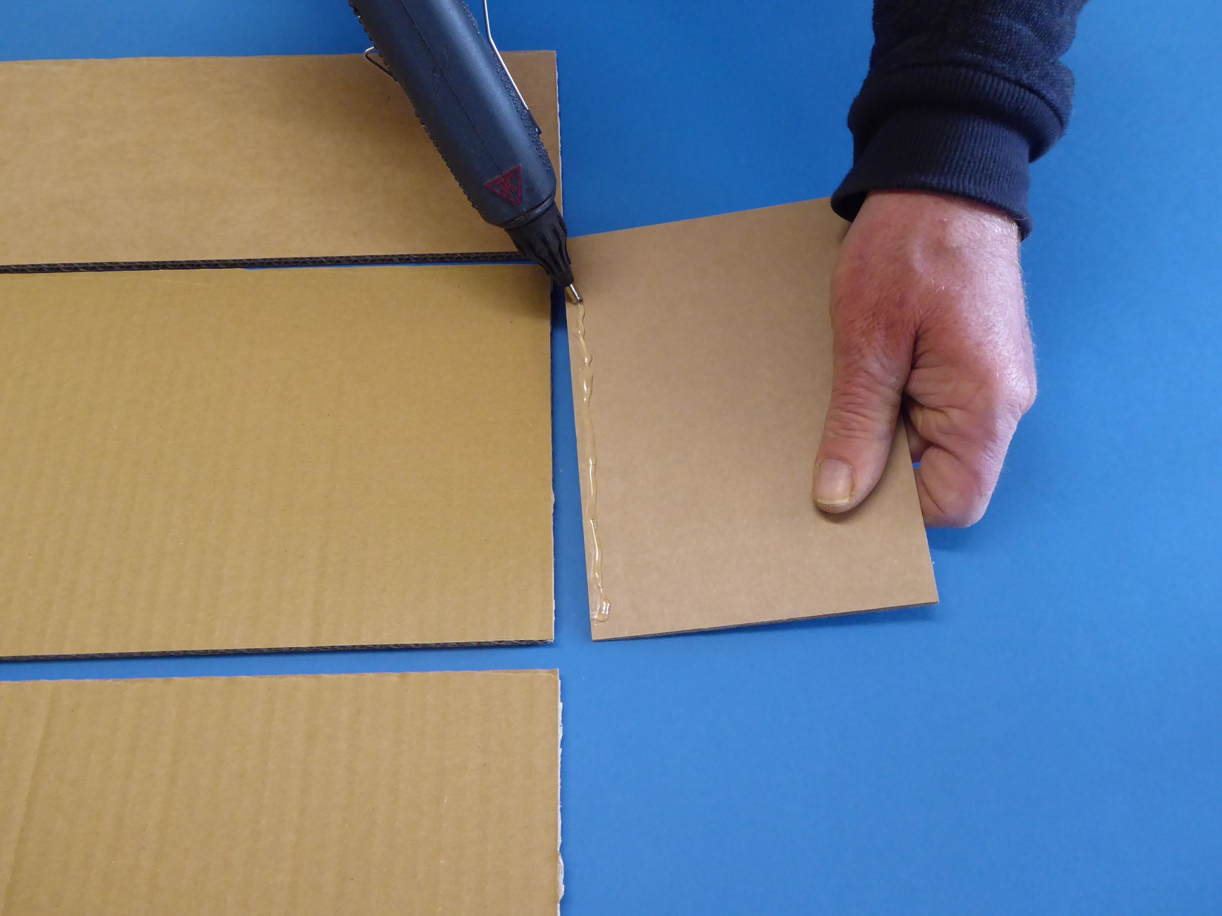 The Magic Chicken Cardboard Box : 5 Steps (with Pictures) - Instructables