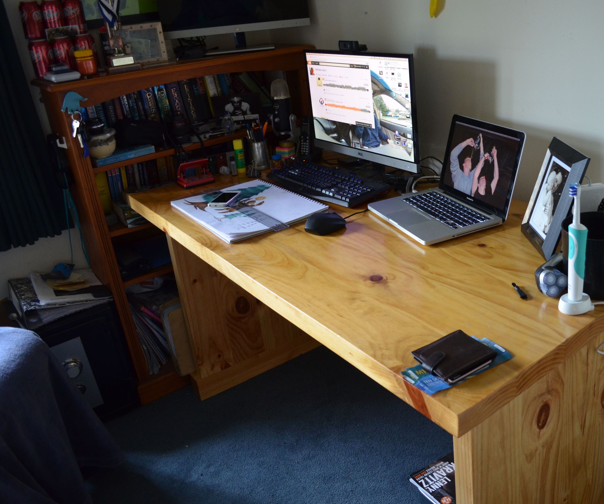 The Ultimate Desk. : 6 Steps - Instructables