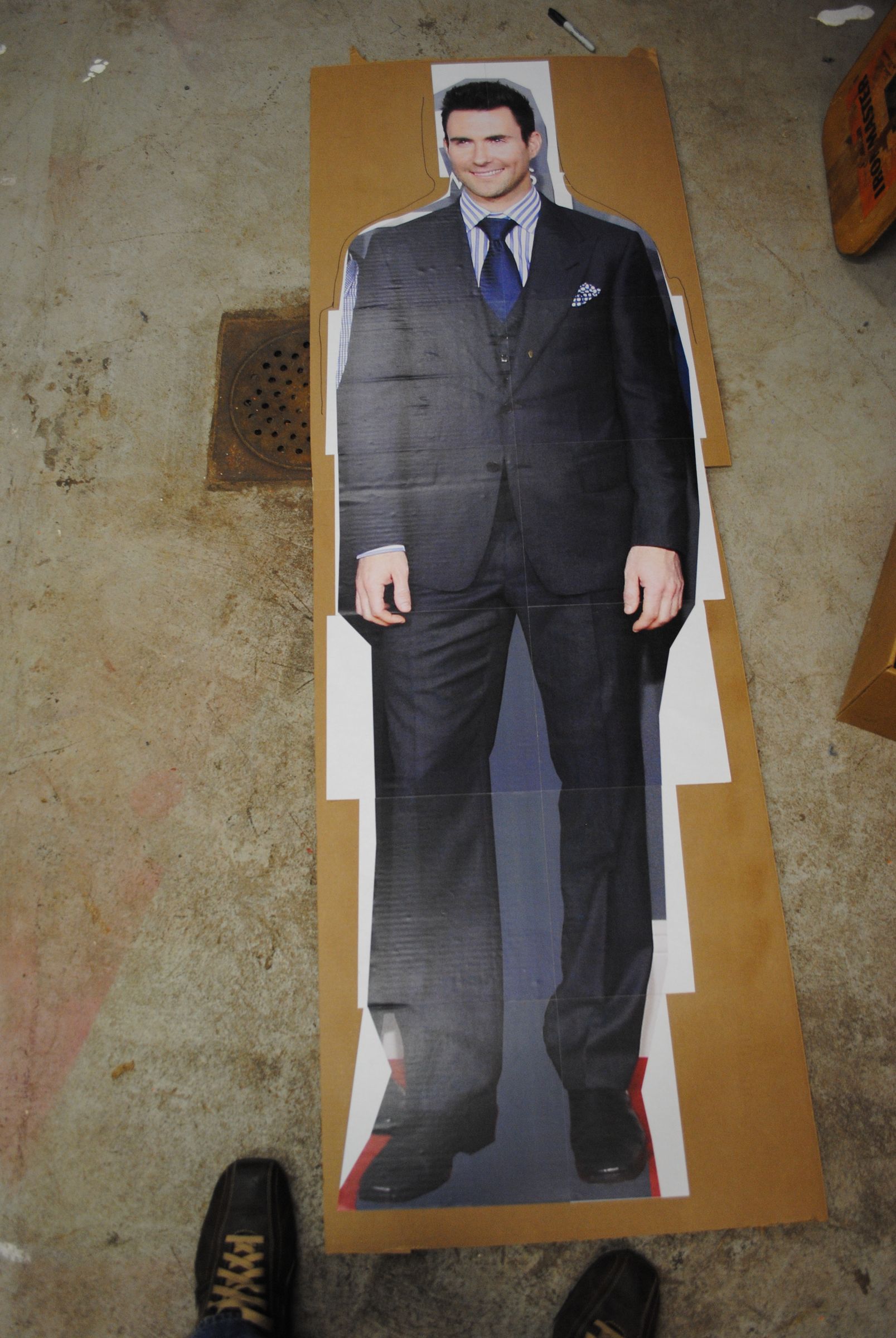 Celebrity Crush Cardboard Cutout : 5 Steps - Instructables