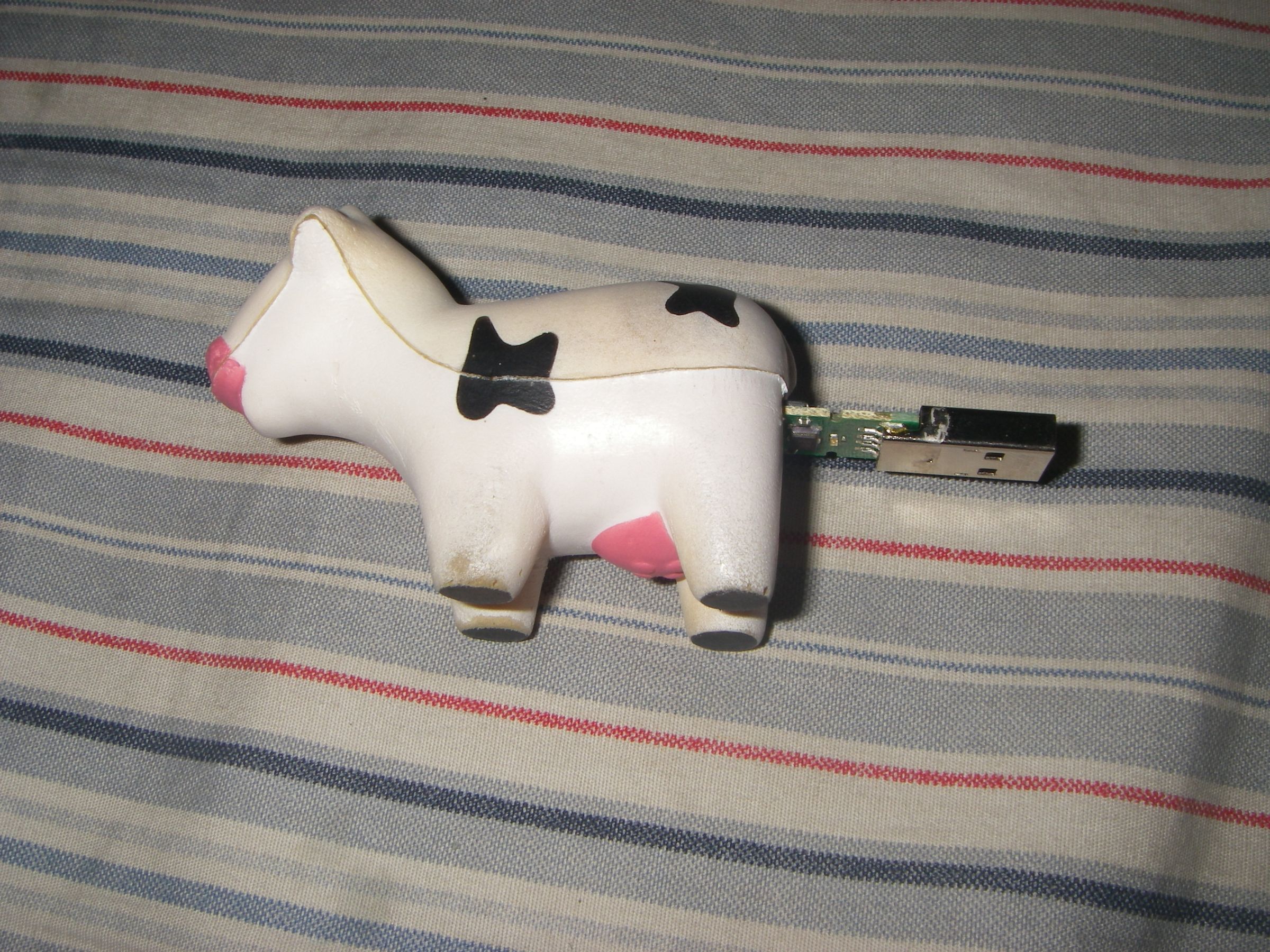 How to Make a Cow Usb ( Flash Drive ) : 5 Steps - Instructables